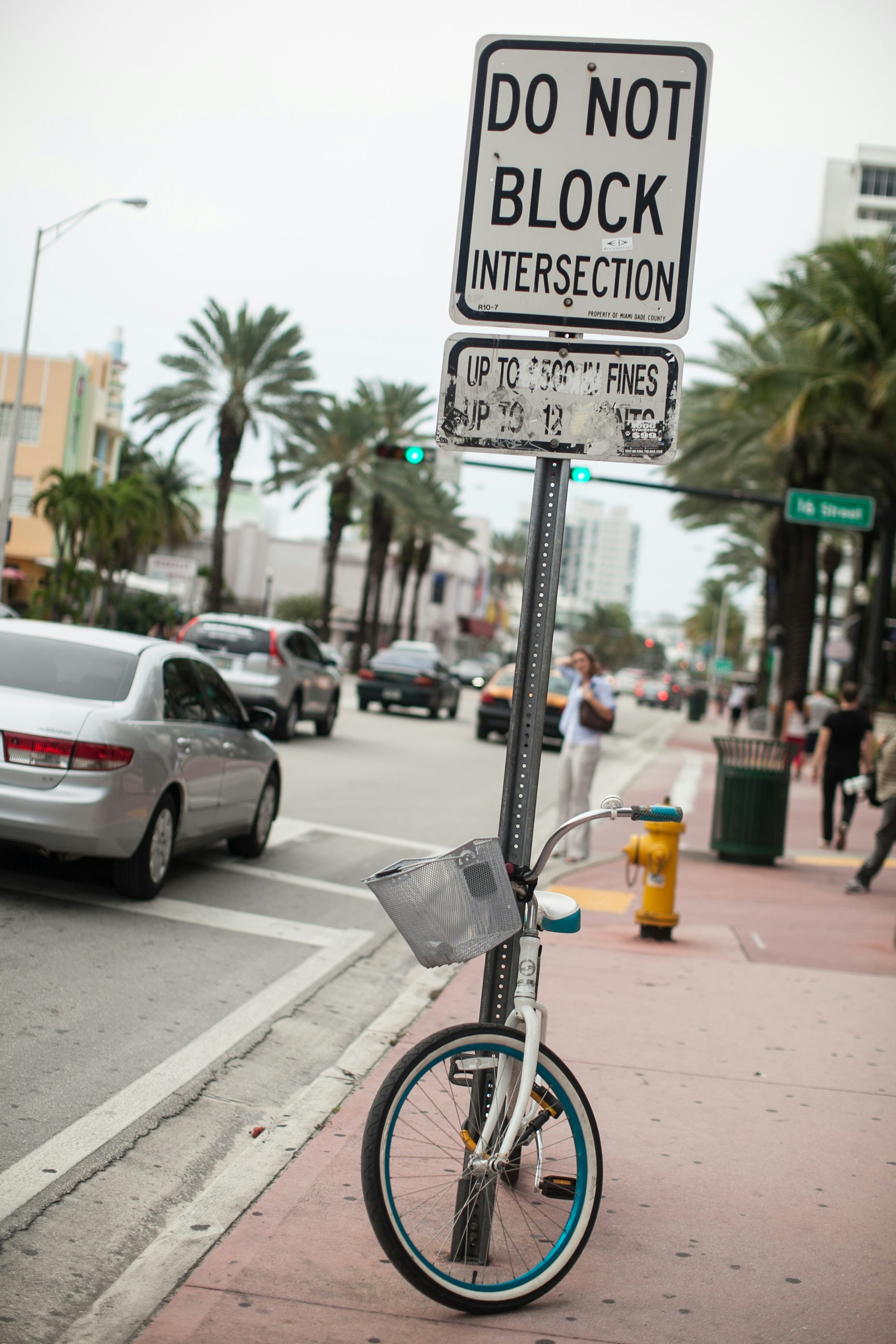 Bike parks at do not block intersection road sign photo – Free Bike ...