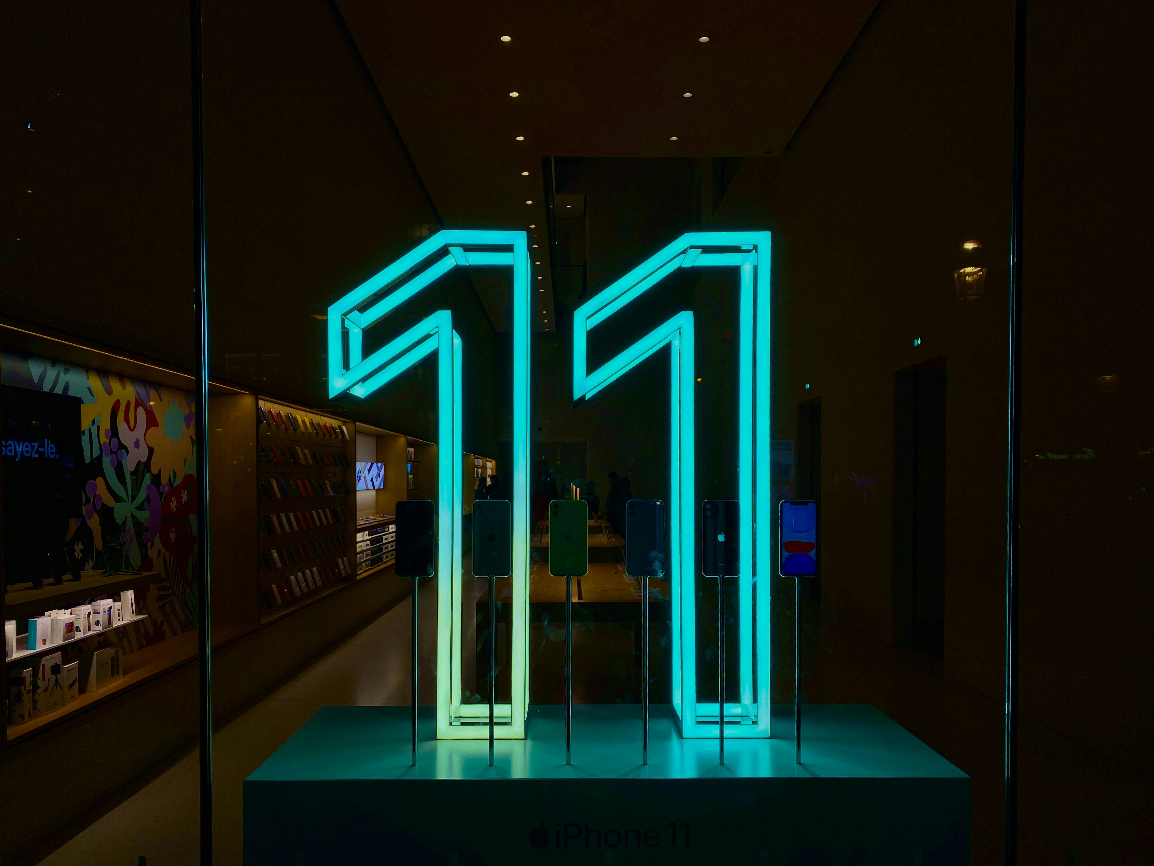 Neon Twin Ones: A Quiet Night in the Minimal Storefront Gallery