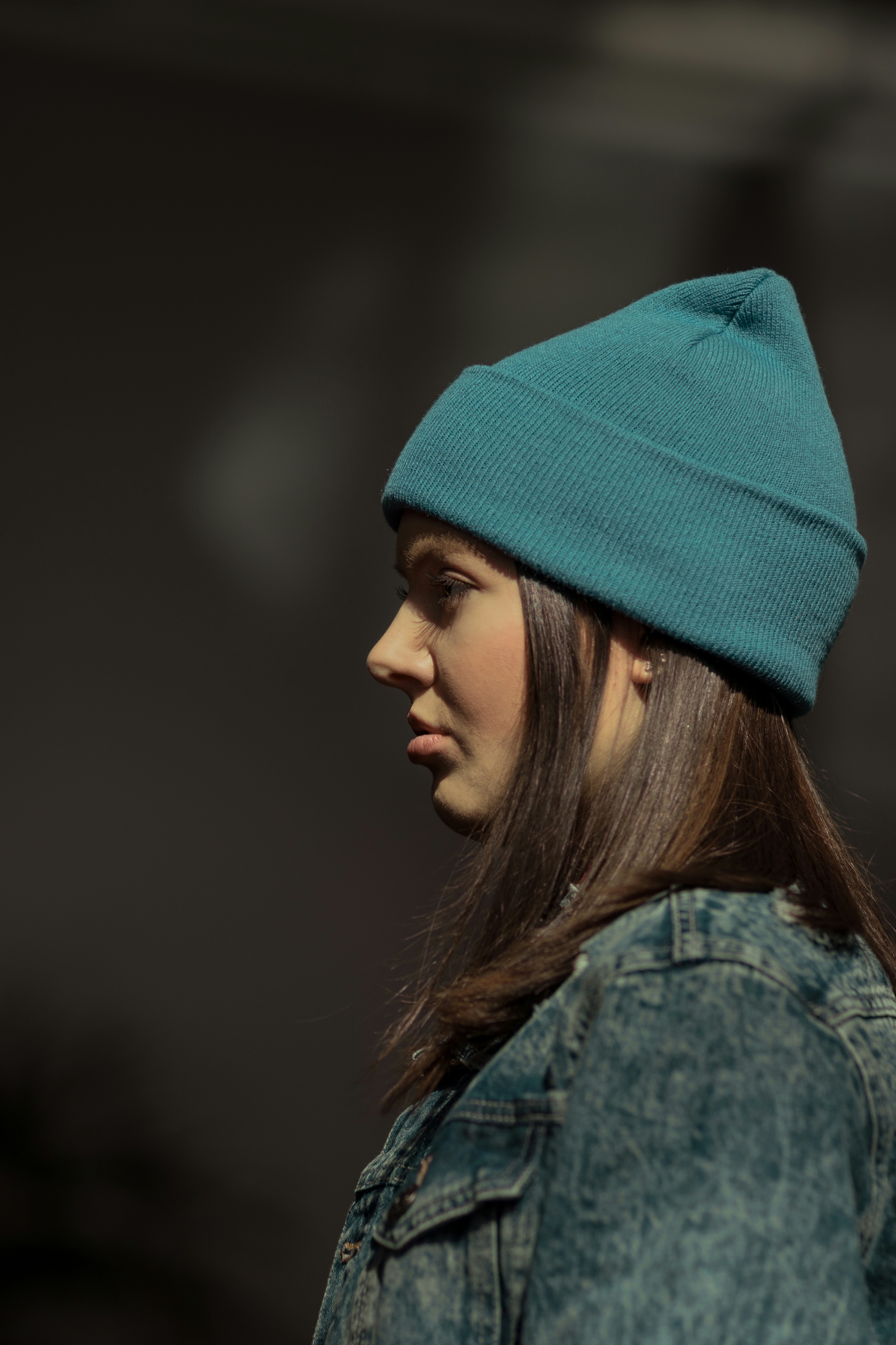 Woman wears blue knit cap photo – Free Human Image on Unsplash