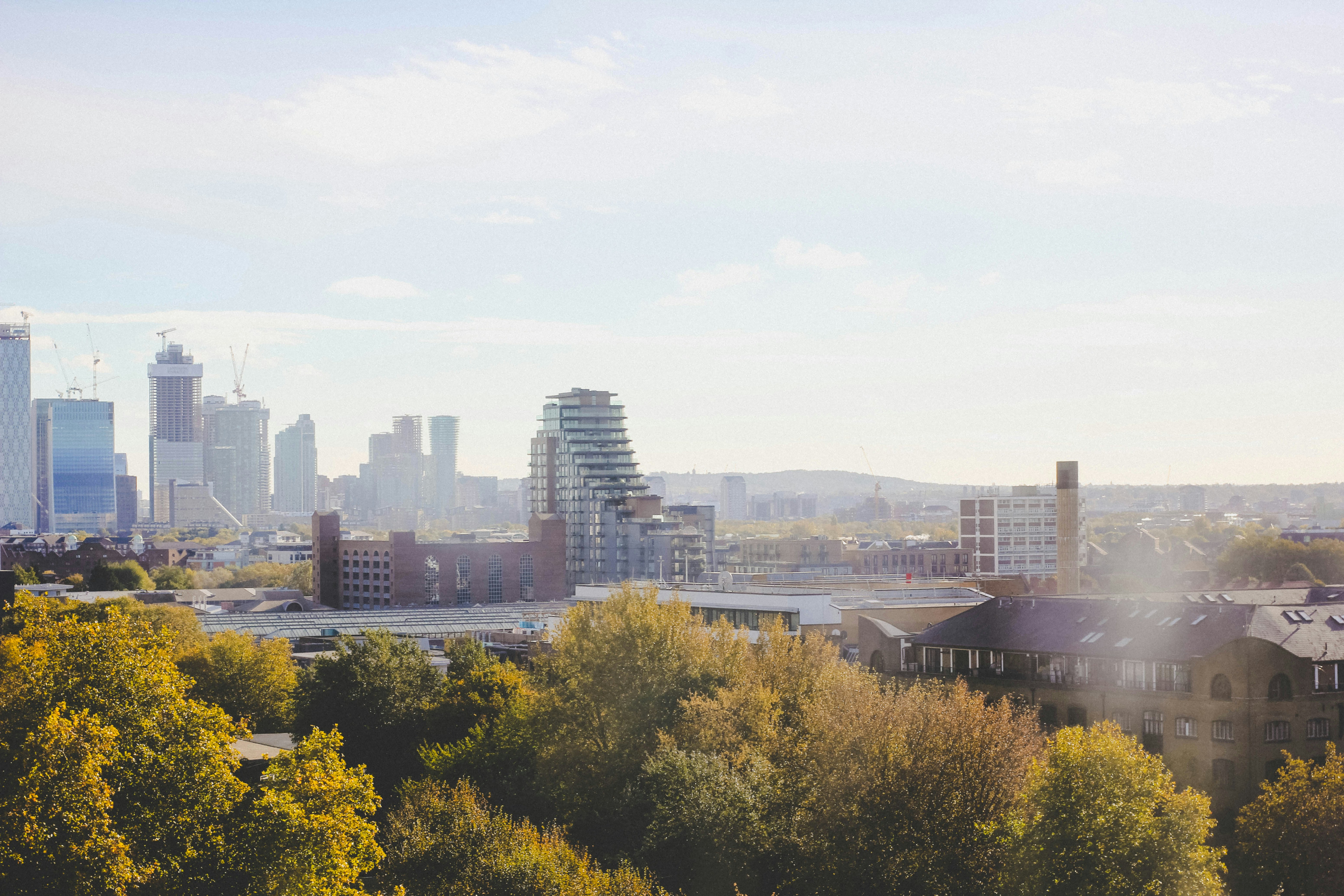 Ville Ensoleillée Photos | Télécharger des images gratuites sur Unsplash