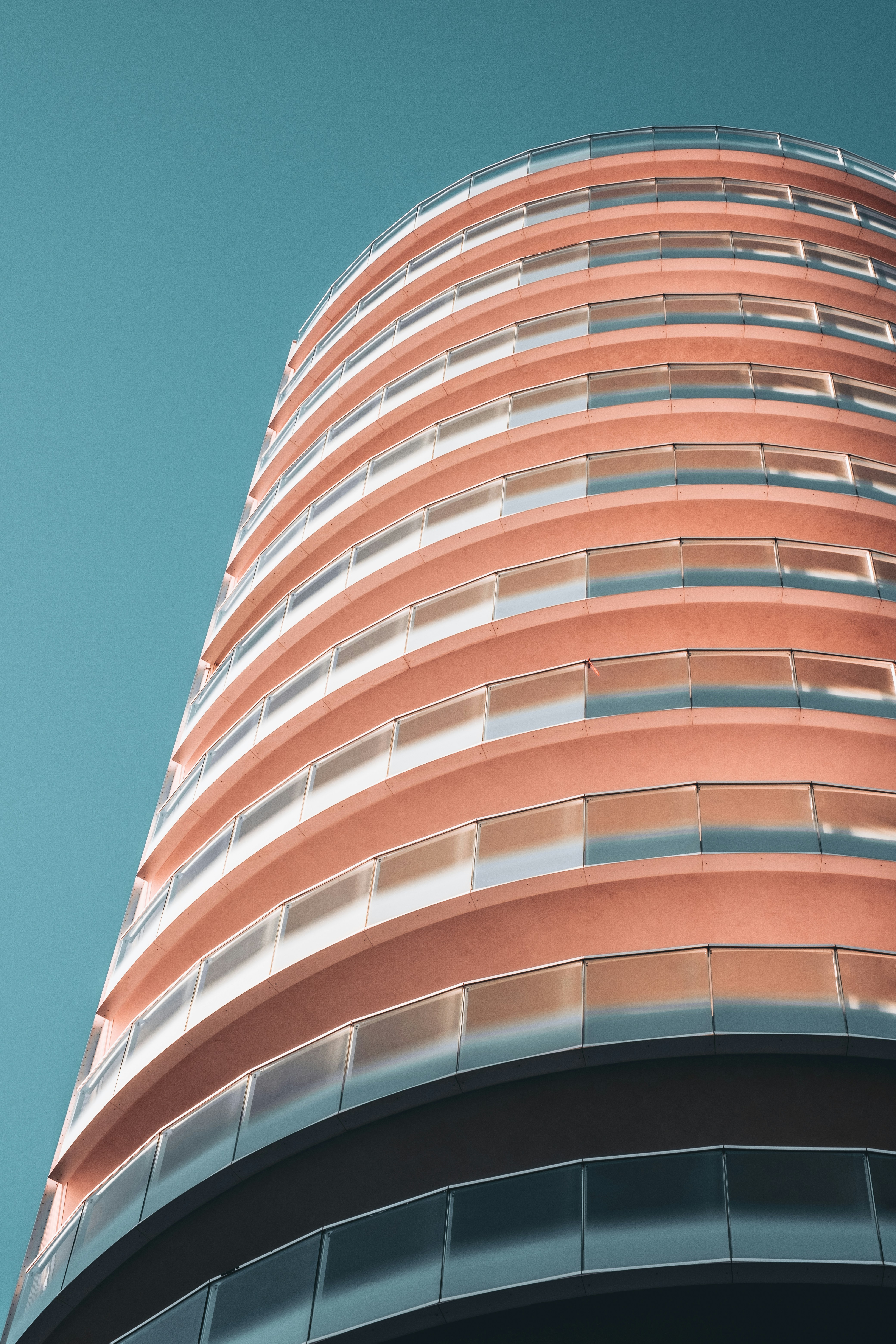 Edificio de la Torre Rosa foto – Imagen de Edificio gratuita en Unsplash
