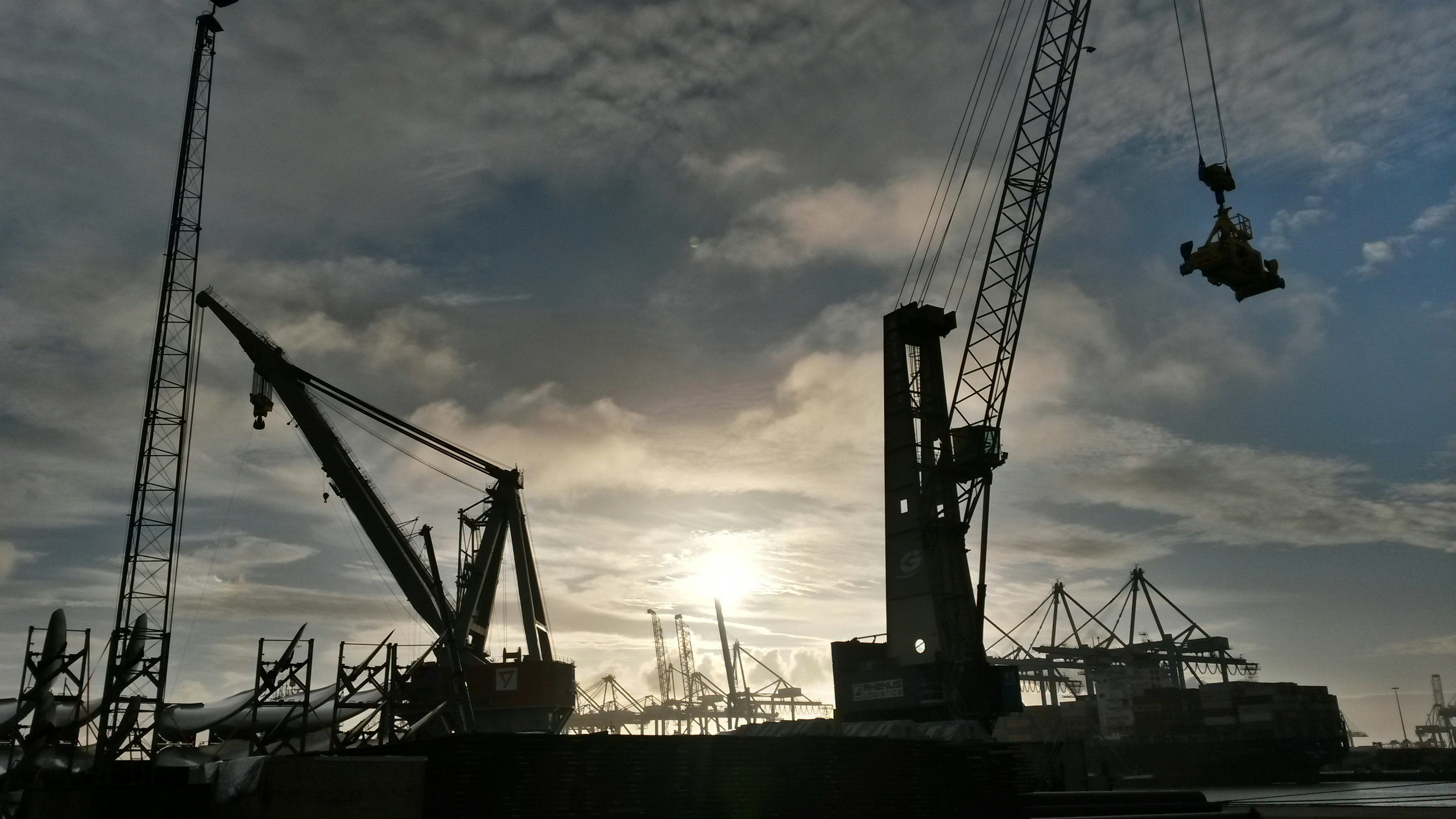 Définition de grue-console | Dictionnaire français | La langue française