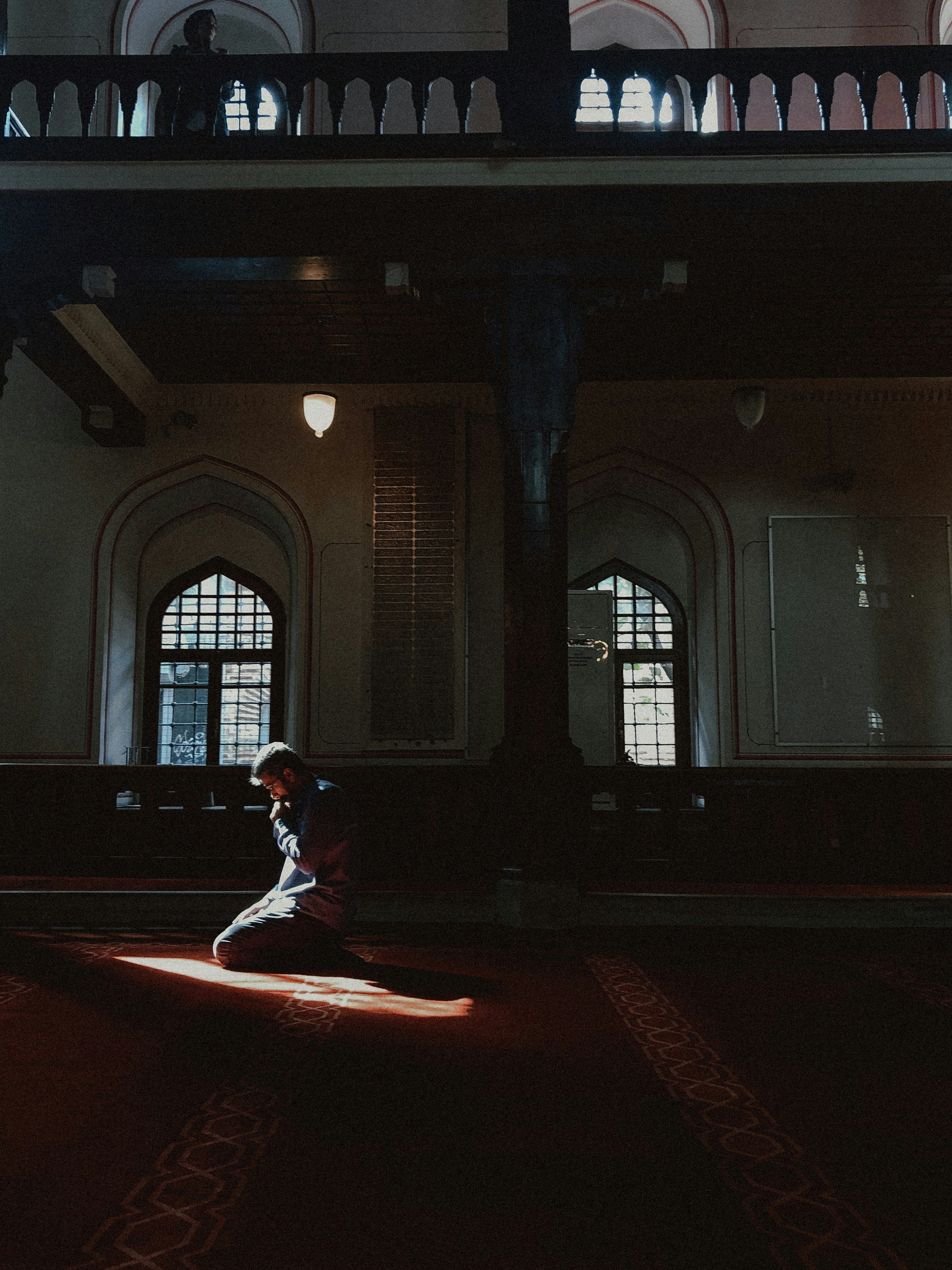 Slip of Light in a Grand Hall