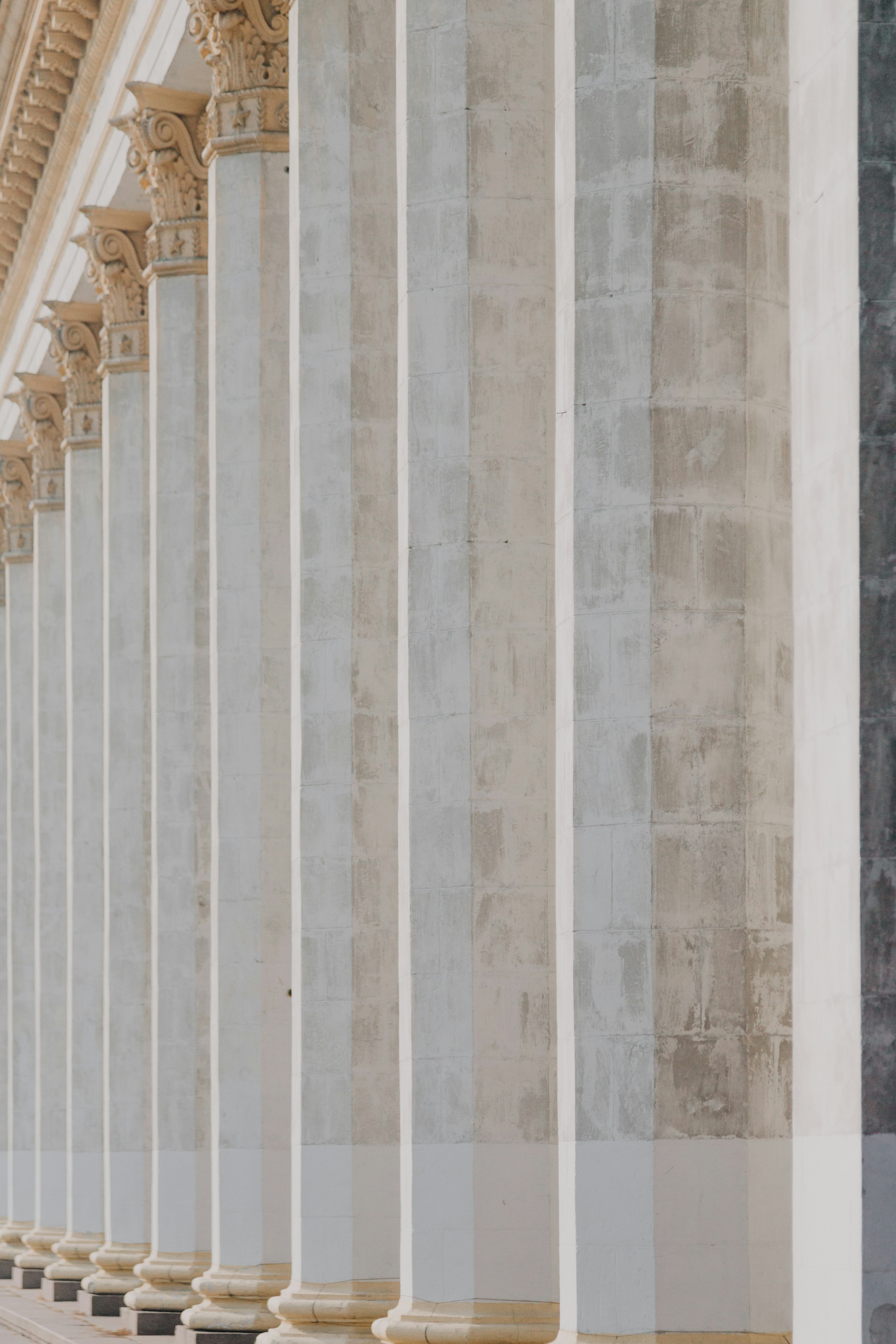 White concrete pillars photo – Free Grey Image on Unsplash