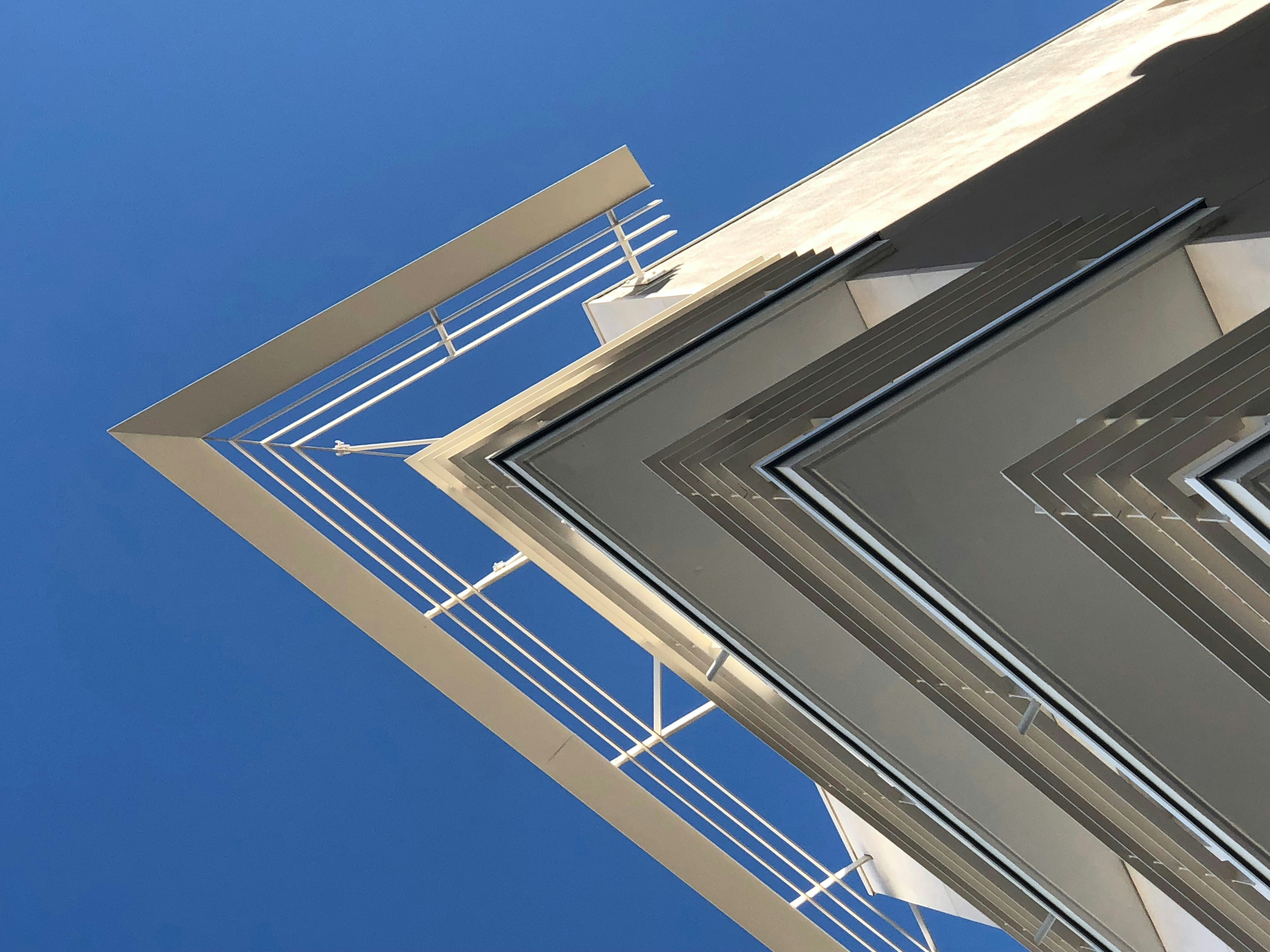 Triangle building roof photo – Free Architecture Image on Unsplash