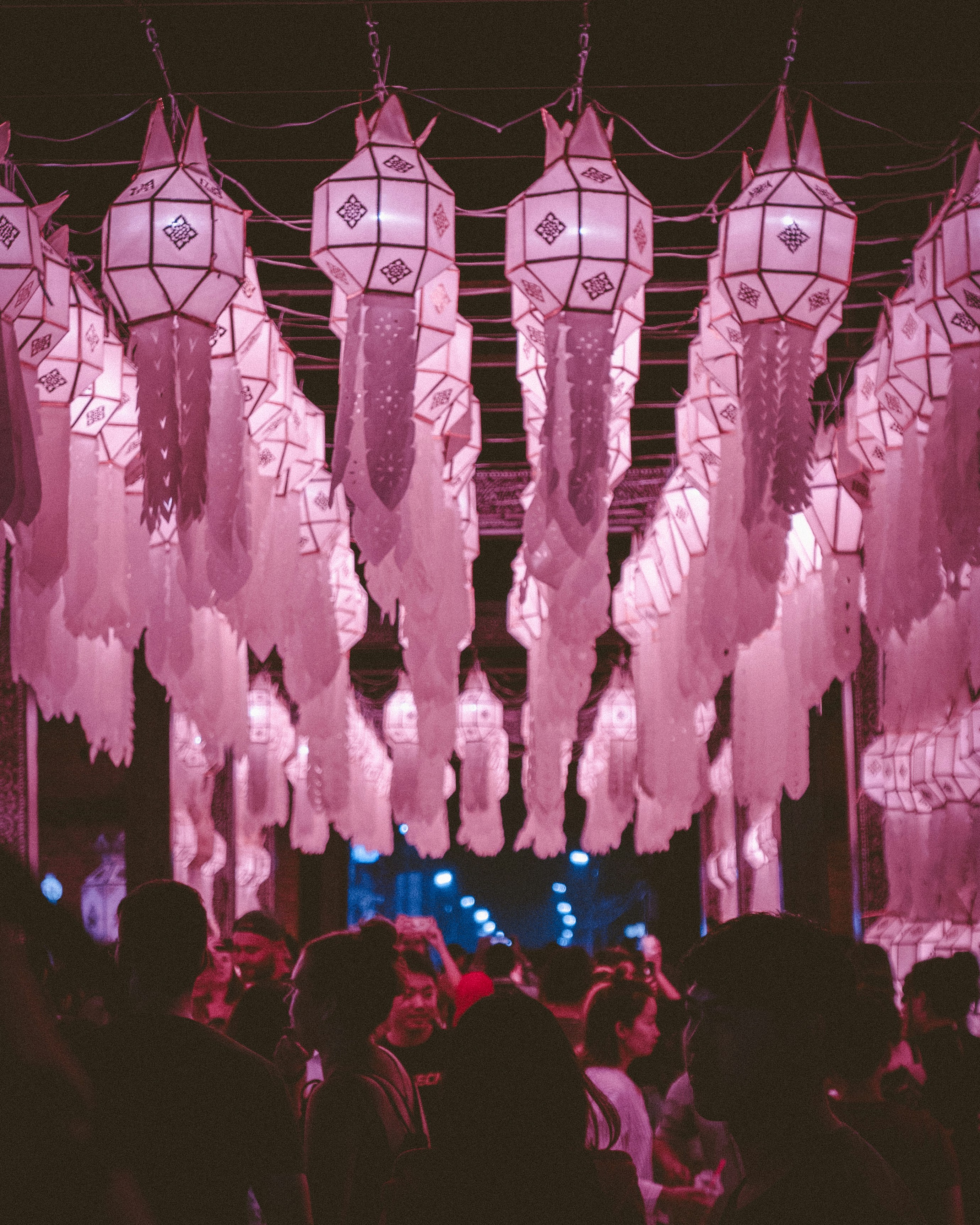 Lantern Corridor: Portrait of Nightfall in a Lantern Festival Crowd