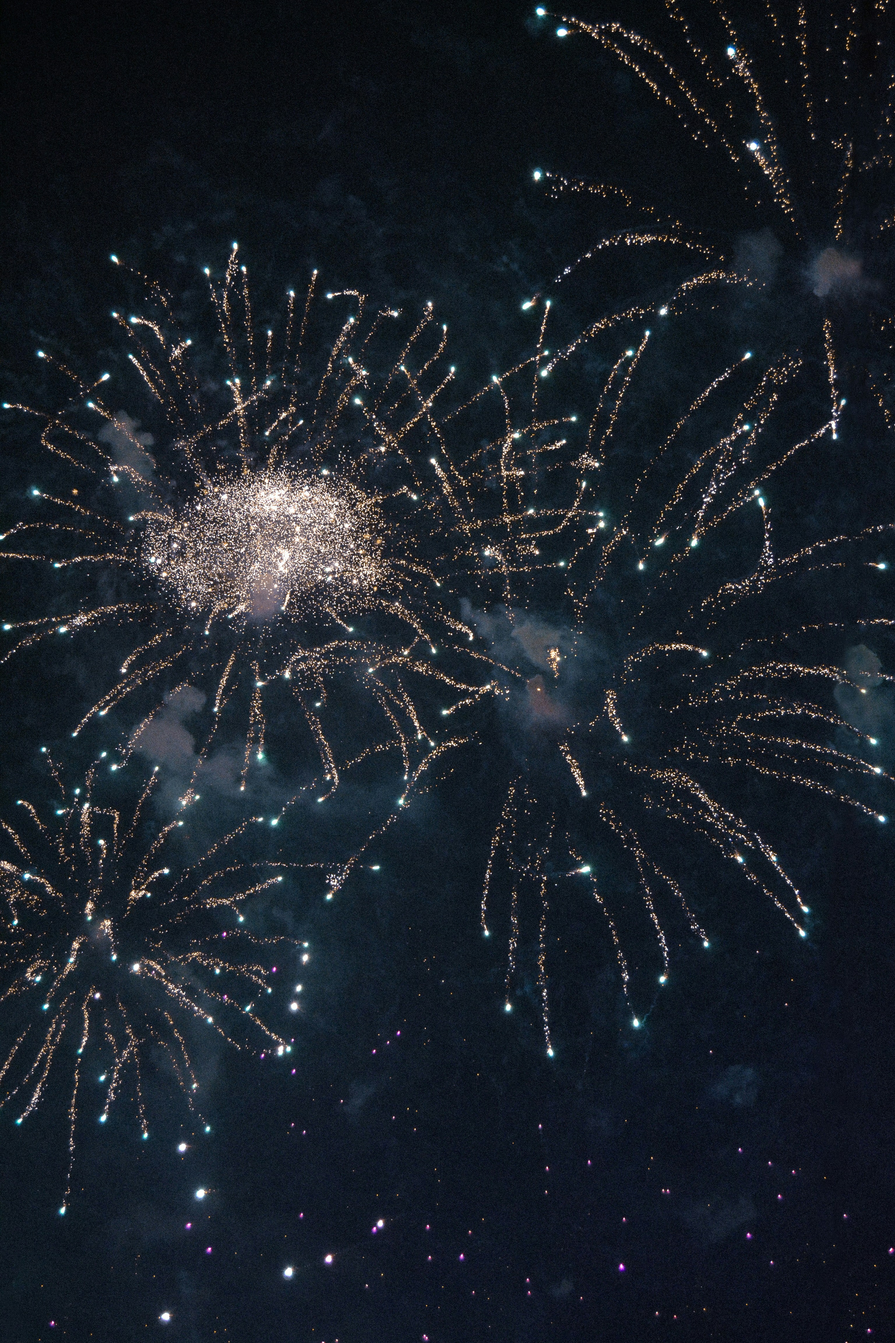 White fireworks photo – Free Singapore Image on Unsplash