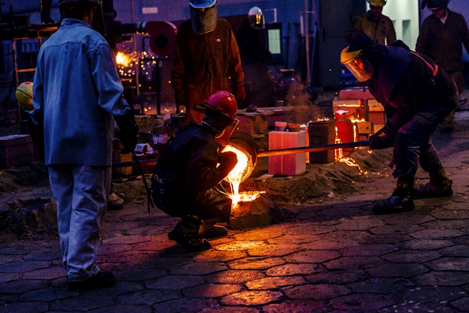 How Cast Iron Castings Are Made: Detailed Step-by-Step Process | Exxelmet