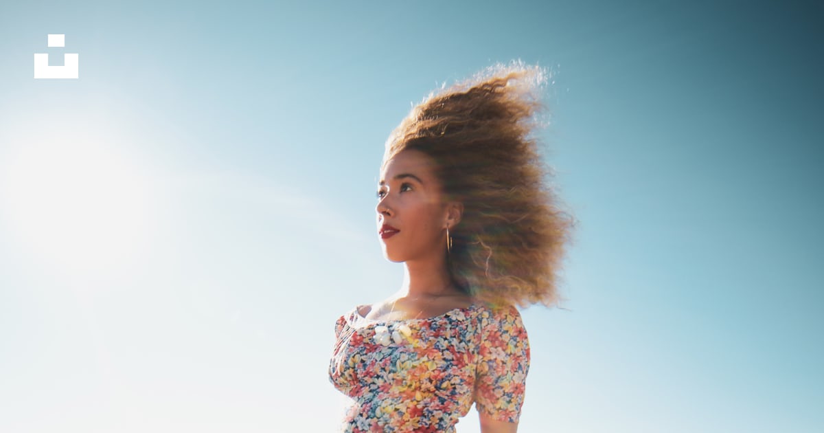 Foto Mujer con vestido floral multicolor – Imagen Vestir gratis en Unsplash Foto Mujer con vestido floral multicolor – Imagen Vestir gratis en Unsplash