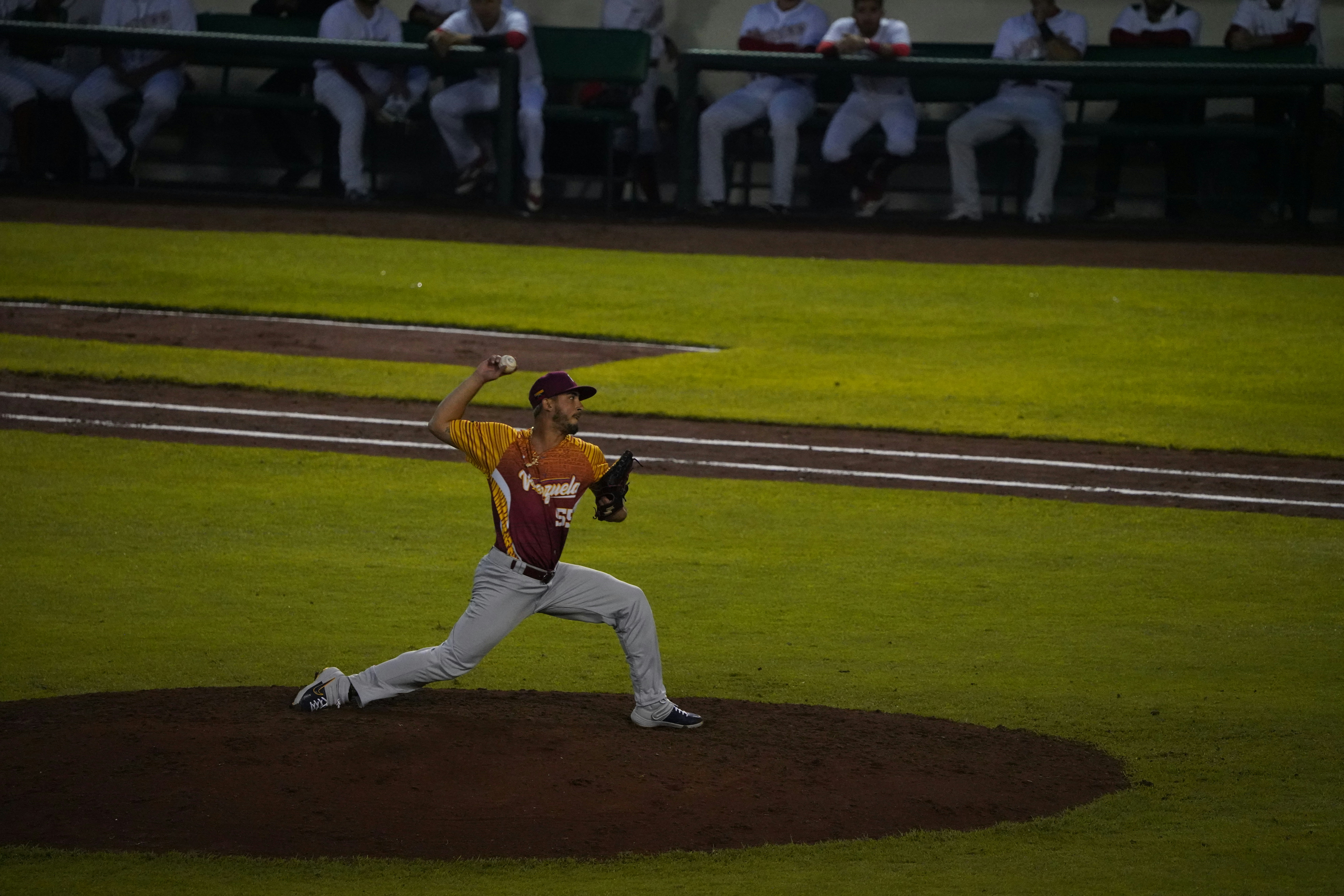 Pitcher on mound photo – Free Building Image on Unsplash