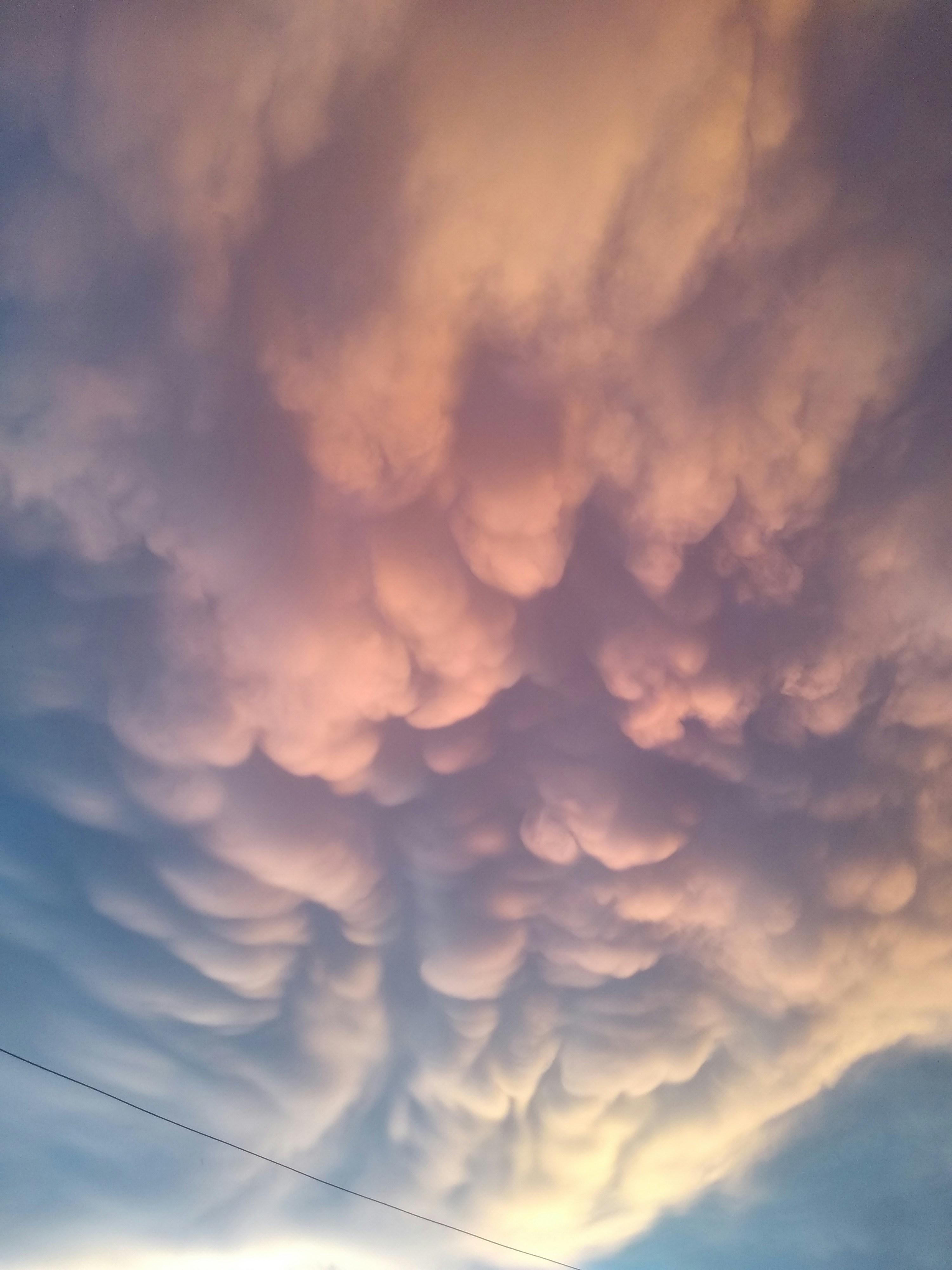 A group of clouds that are in the sky photo – Free Cloud Image on Unsplash
