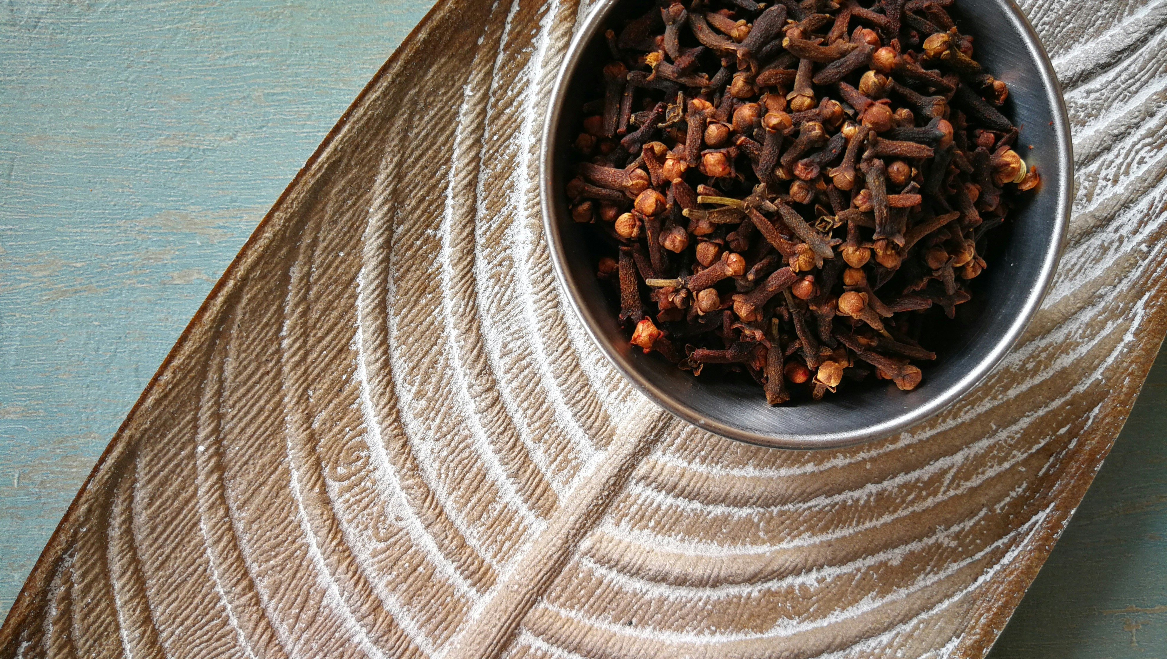 Brown herbs on bowl photo – Free Plant Image on Unsplash