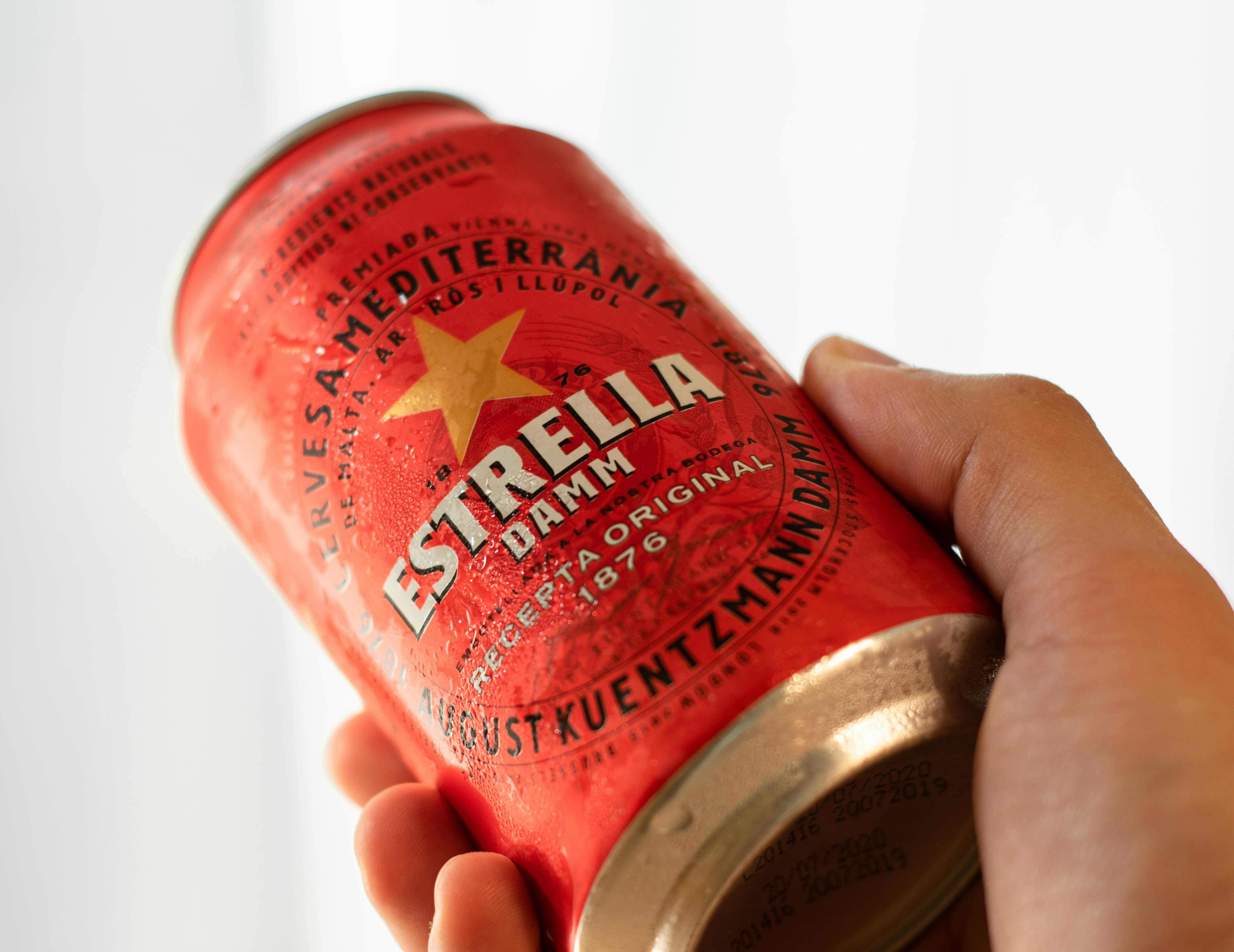 Estrella can photo – Free Estrella damm Image on Unsplash