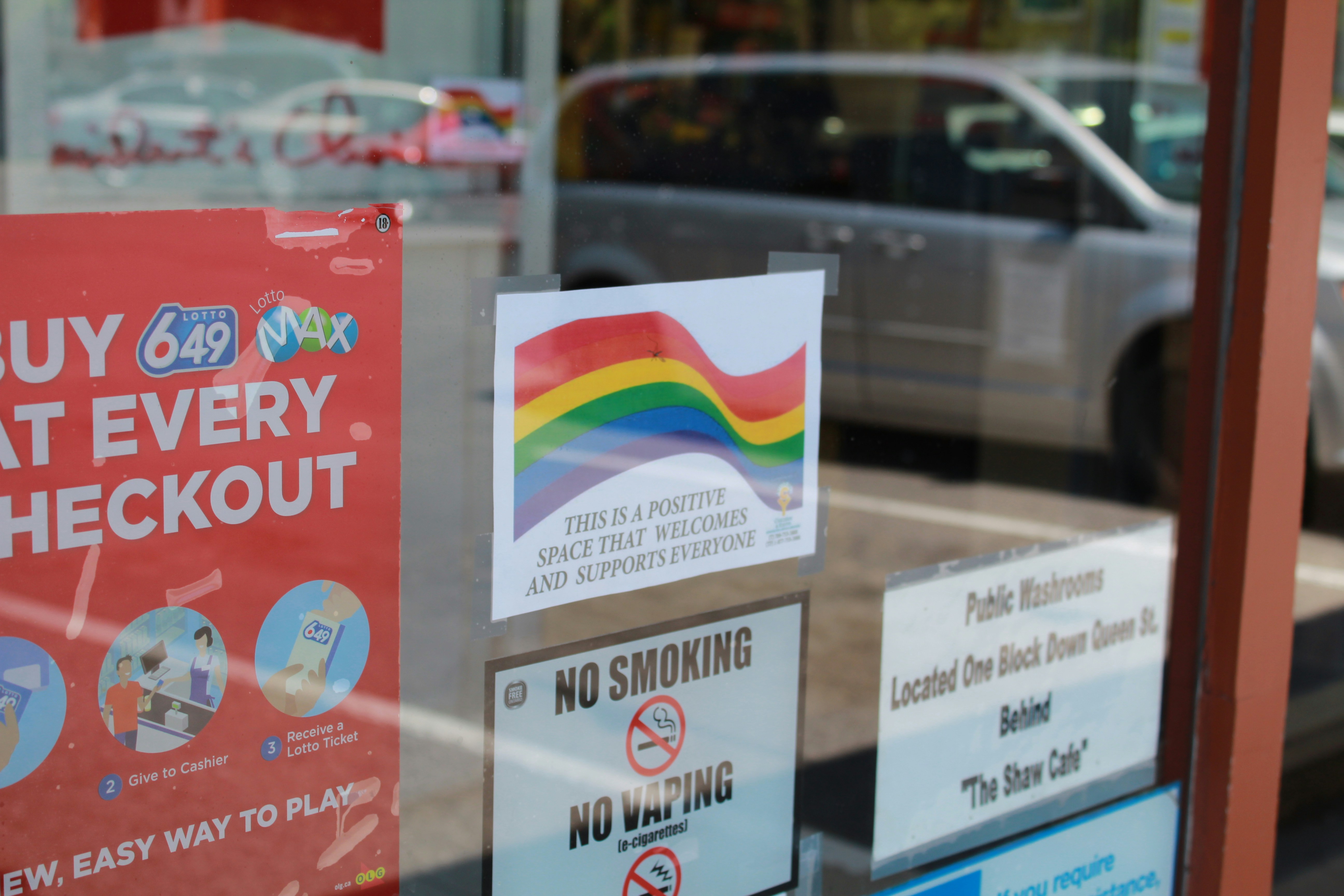 Rainbow flag sticker photo – Free Gay Image on Unsplash