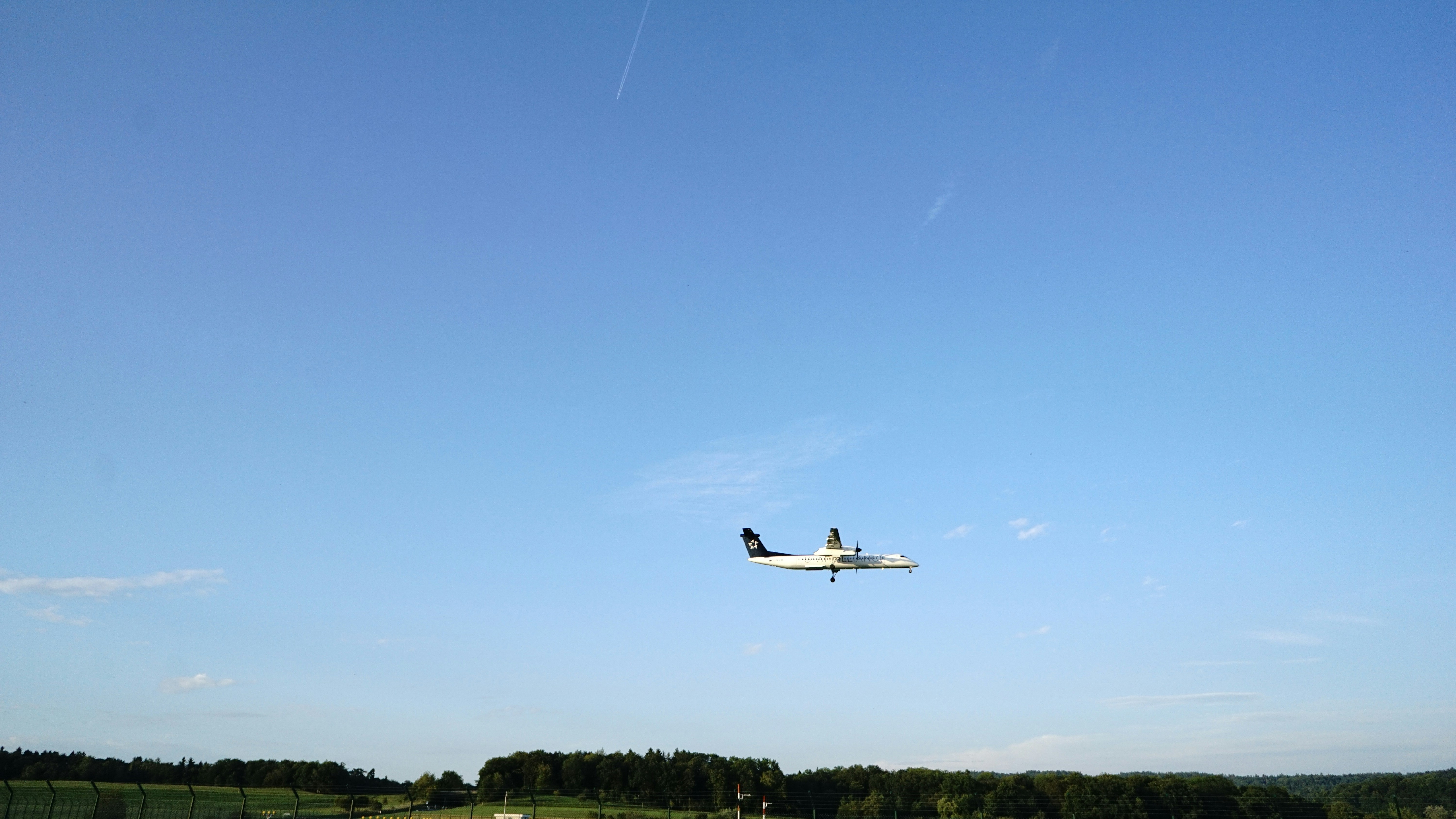 Serene Descent Over Zürich's Verdant Horizon
