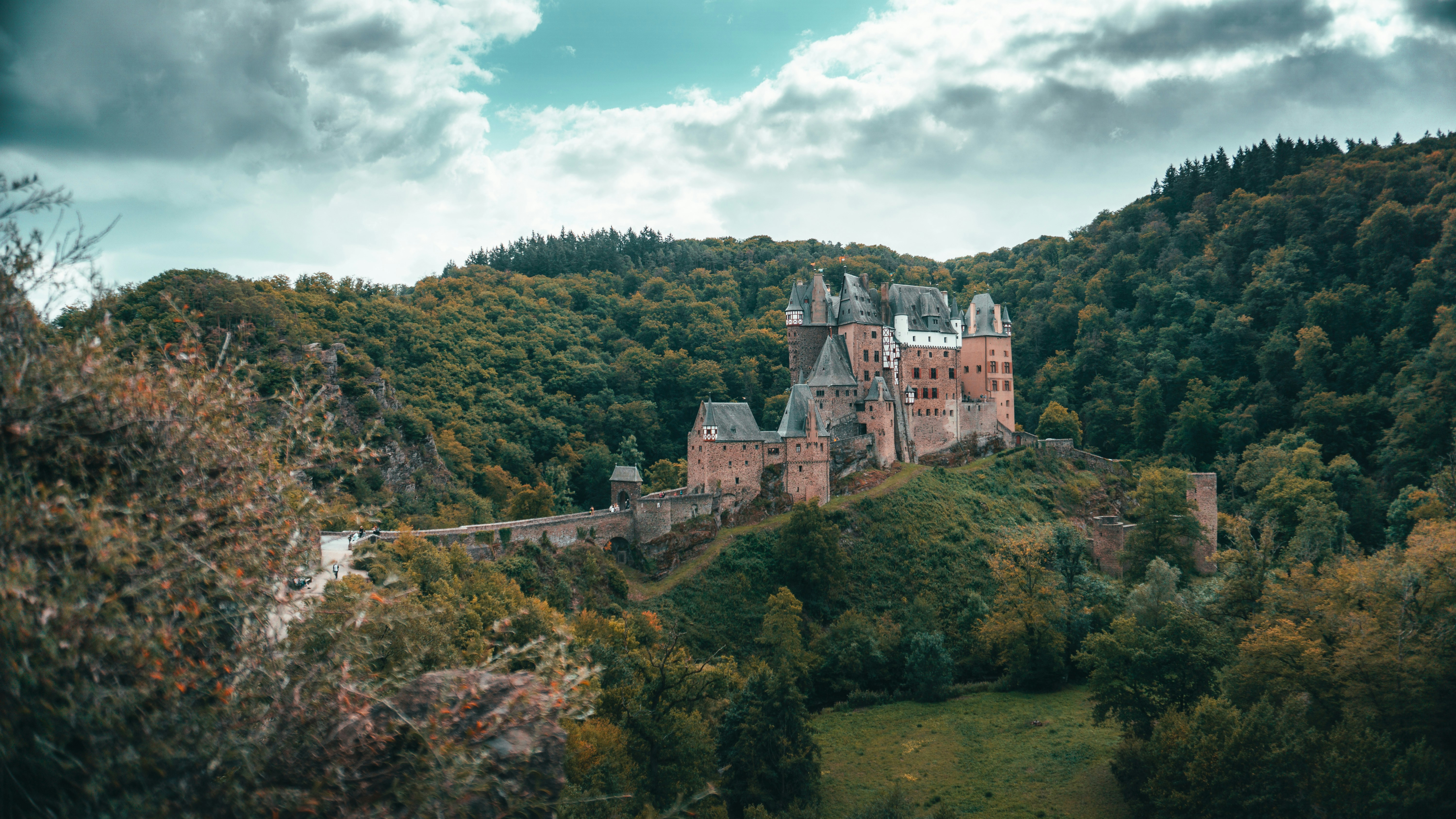 Château brun photo – Image gratuite de Château d’Eltz sur Unsplash