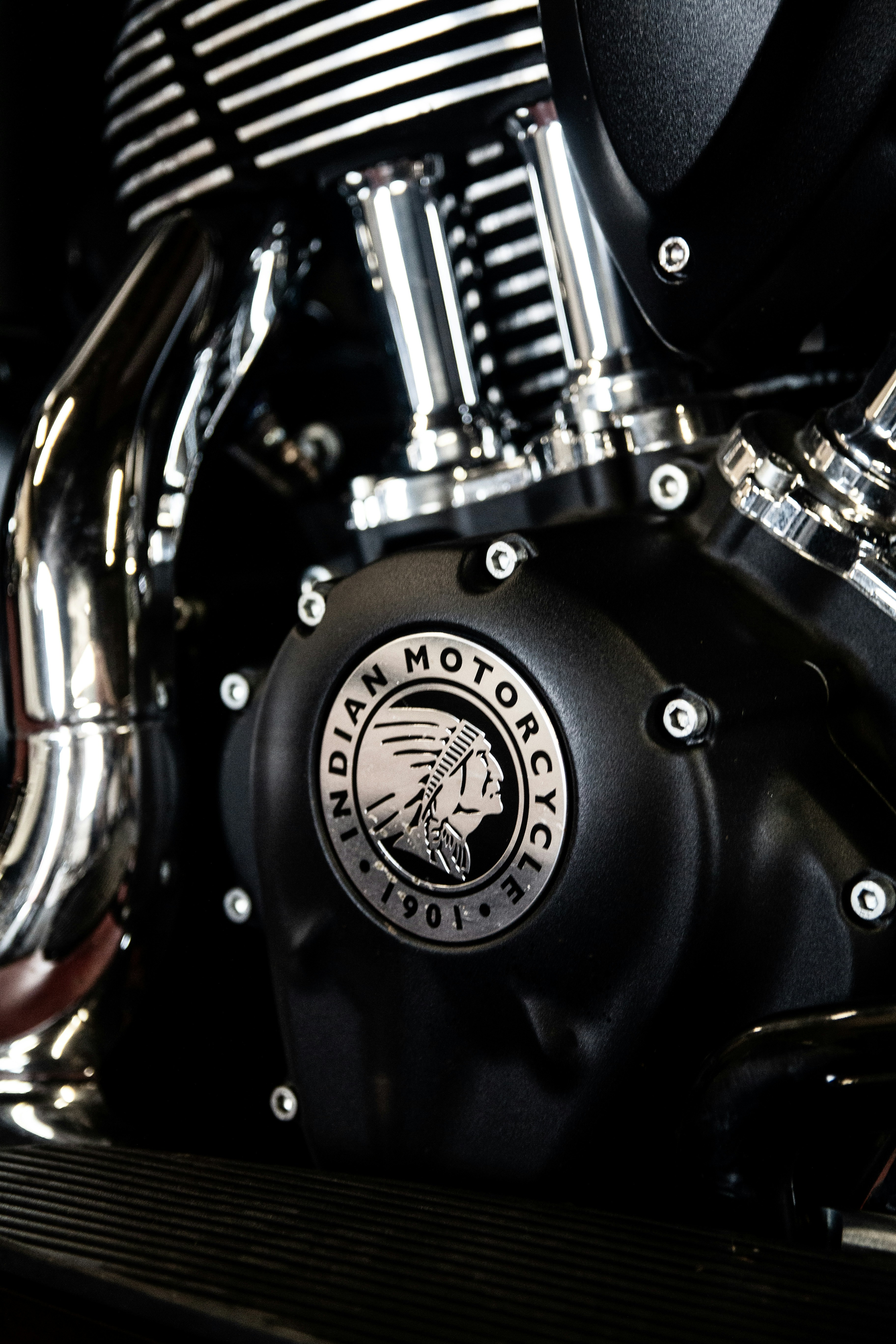 Black and gray Indian Motorcycle engine photo – Free Usa Image on Unsplash