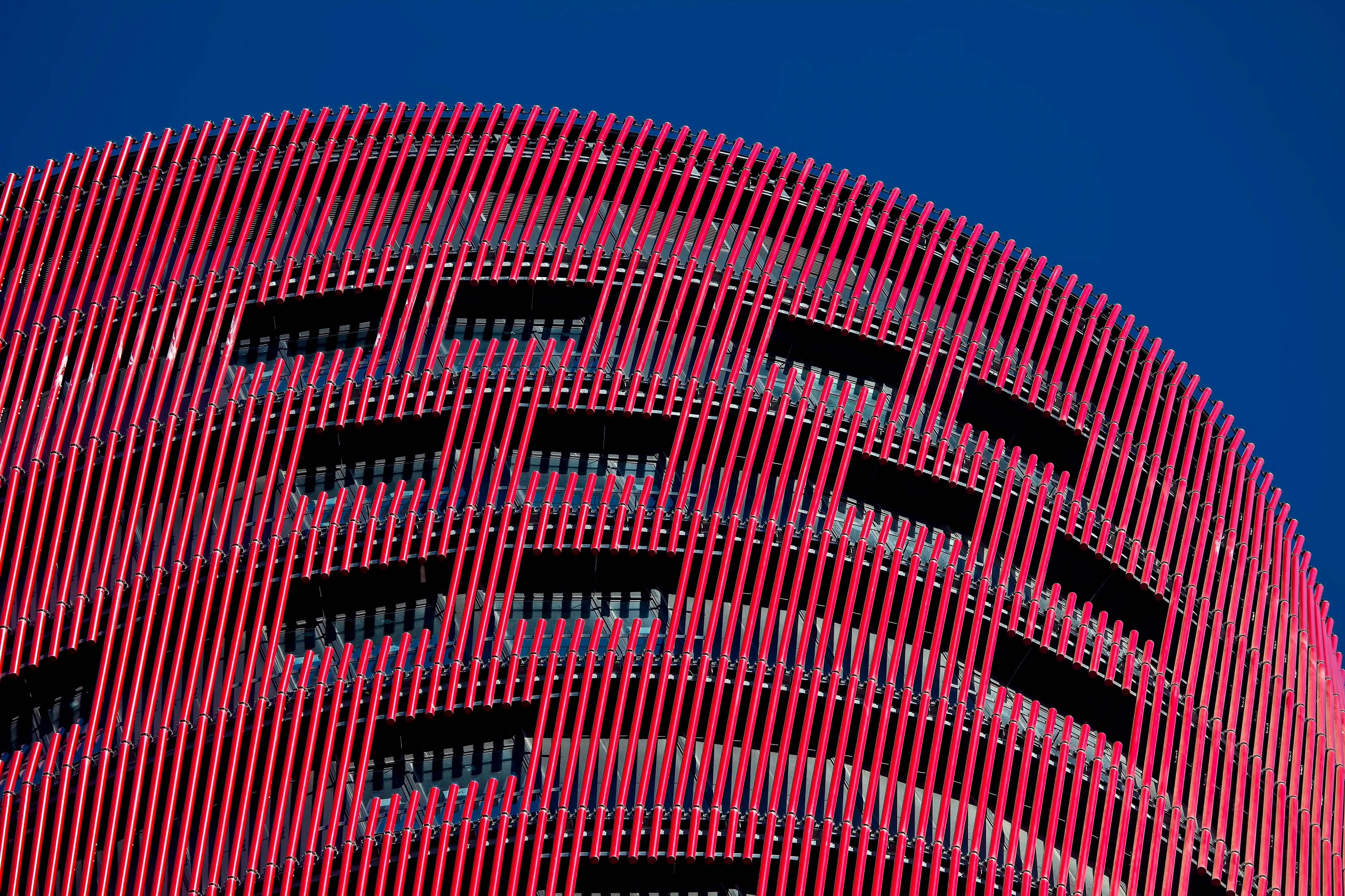 Red and black building photo – Free Spanien Image on Unsplash