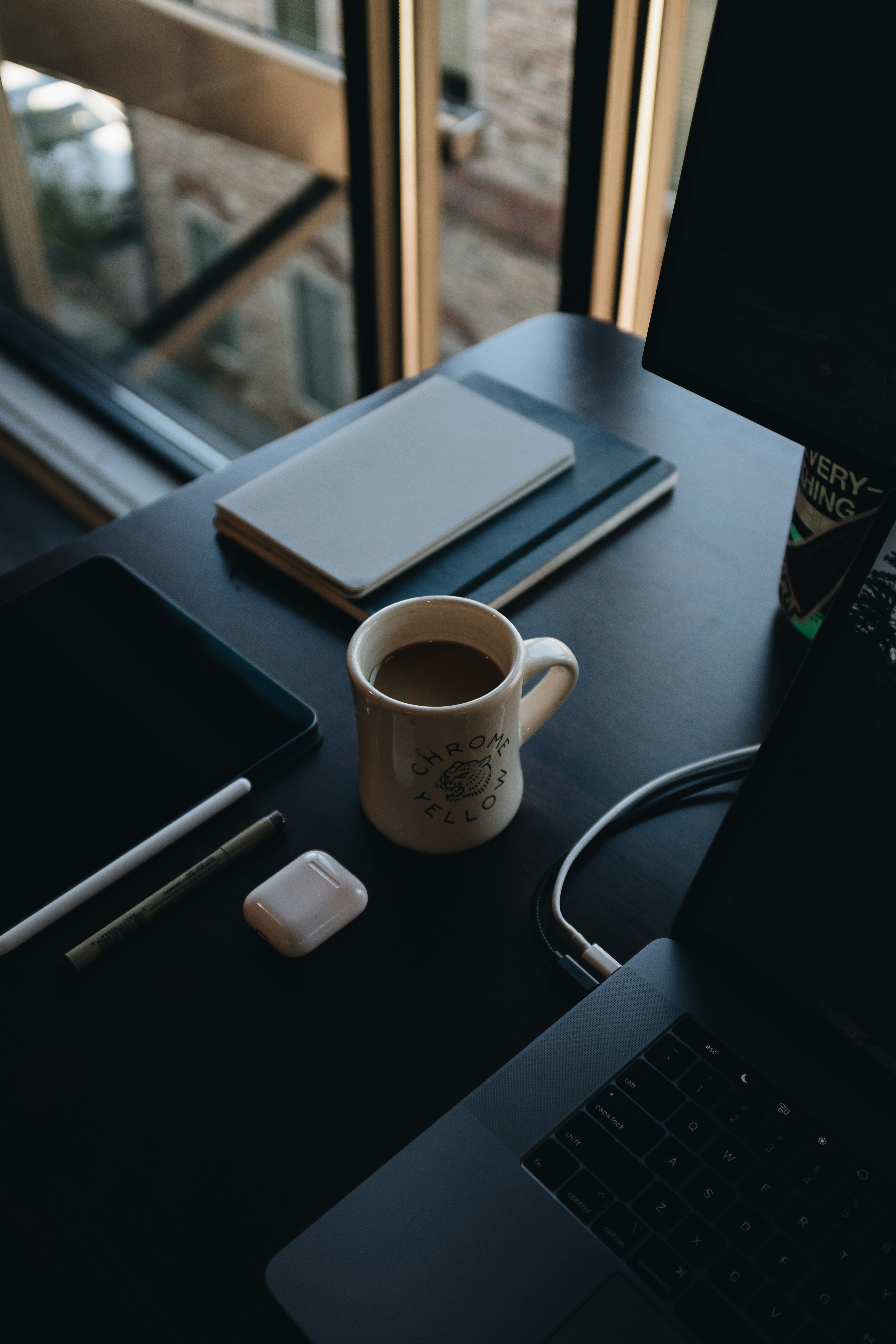 550+ Coffee Laptop Pictures | Download Free Images on Unsplash