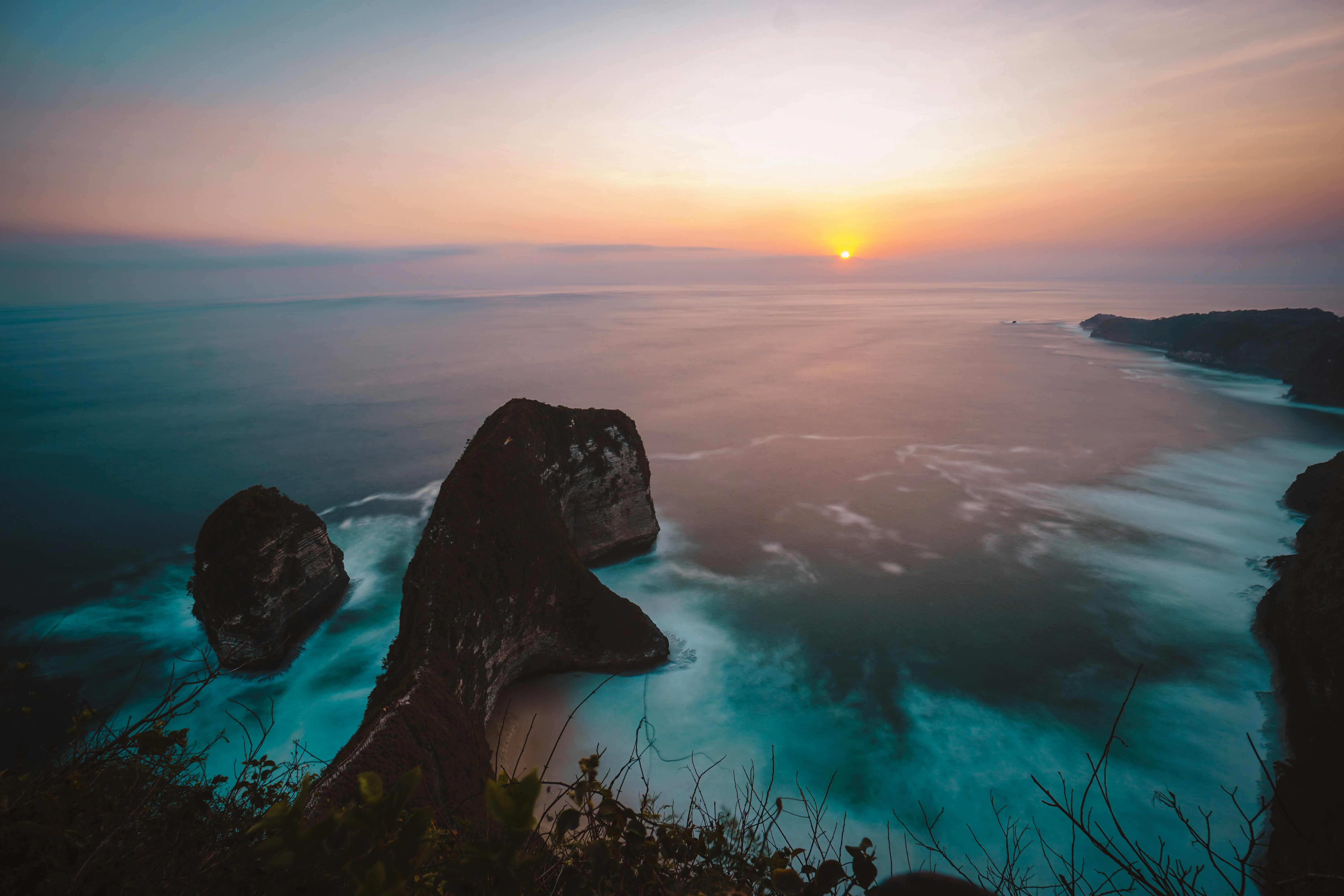 Sunset ocean waves scenery photo – Free Kelingking beach Image on Unsplash