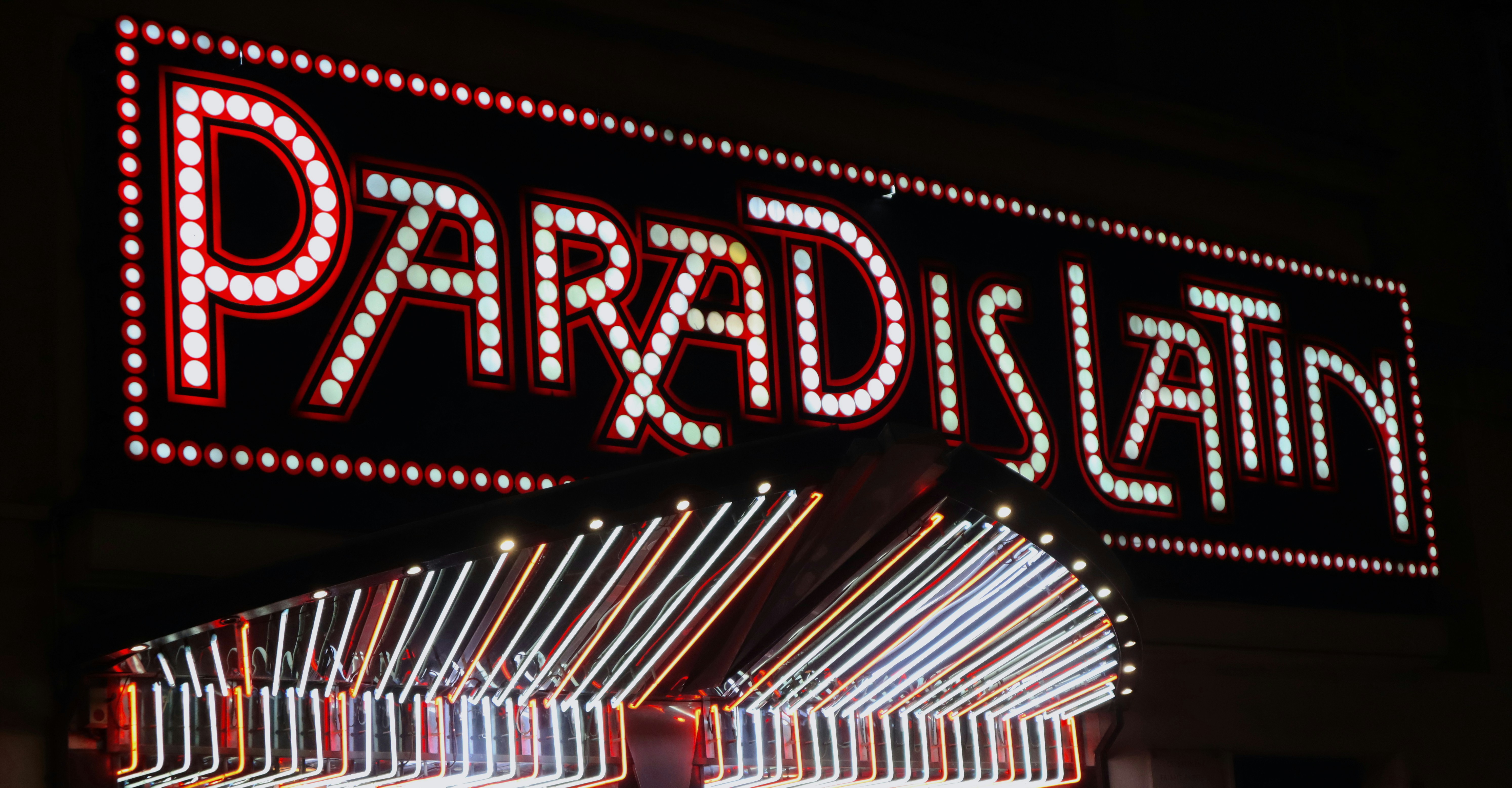 Paradis Latin neon light photo – Free France Image on Unsplash