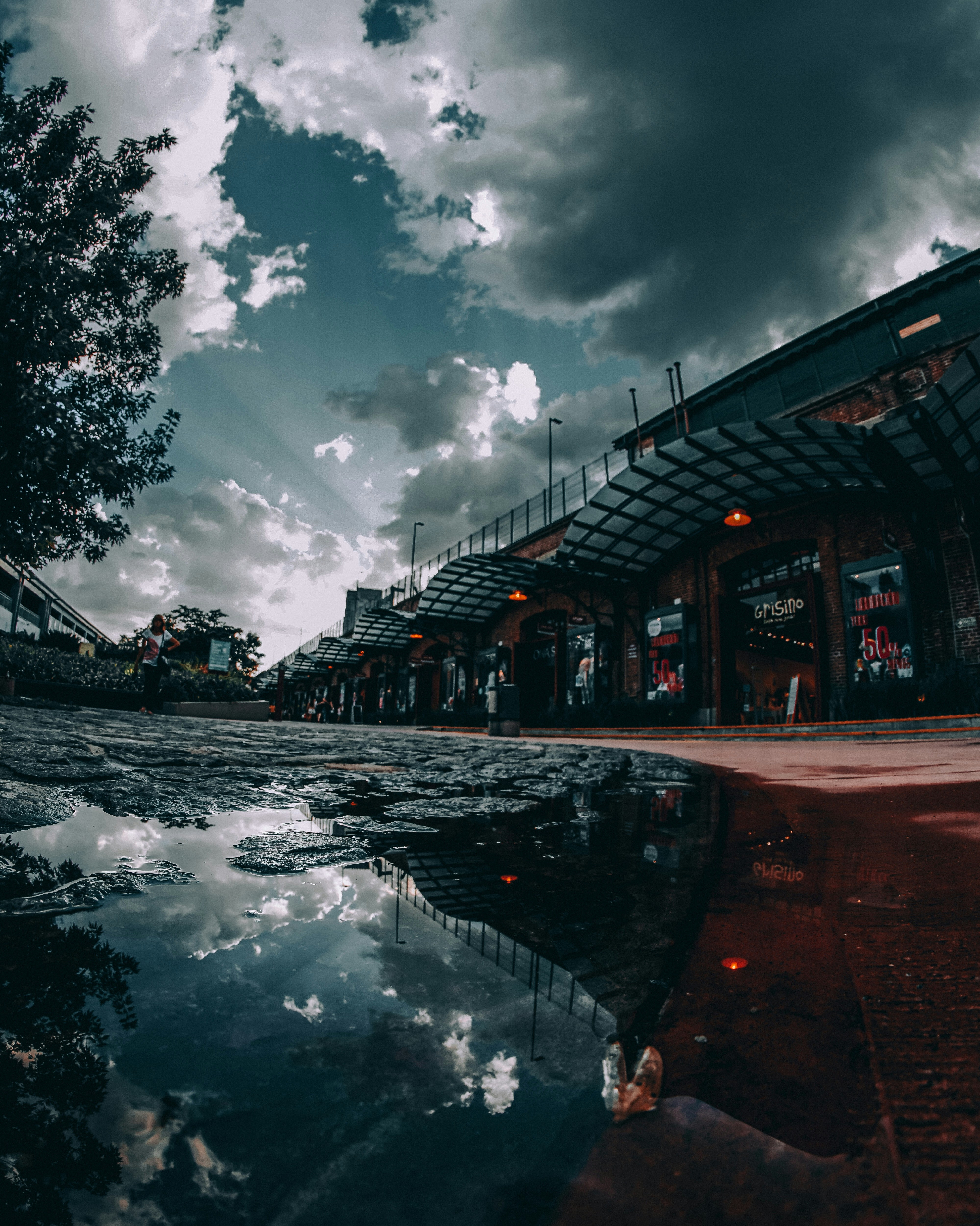 Brown and black concrete building photo – Free Caba Image on Unsplash