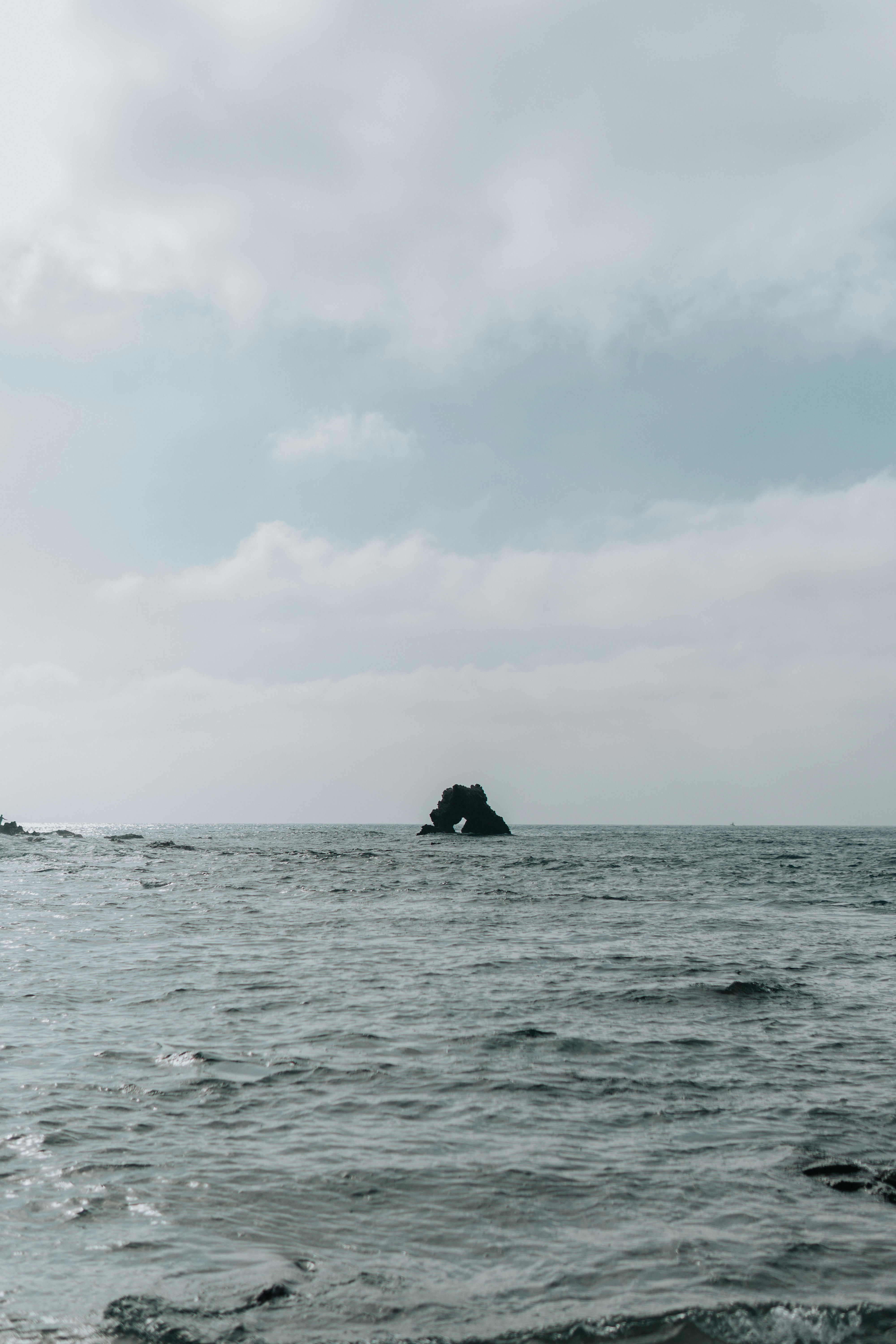 Coastal stack during daytime photo – Free Grey Image on Unsplash