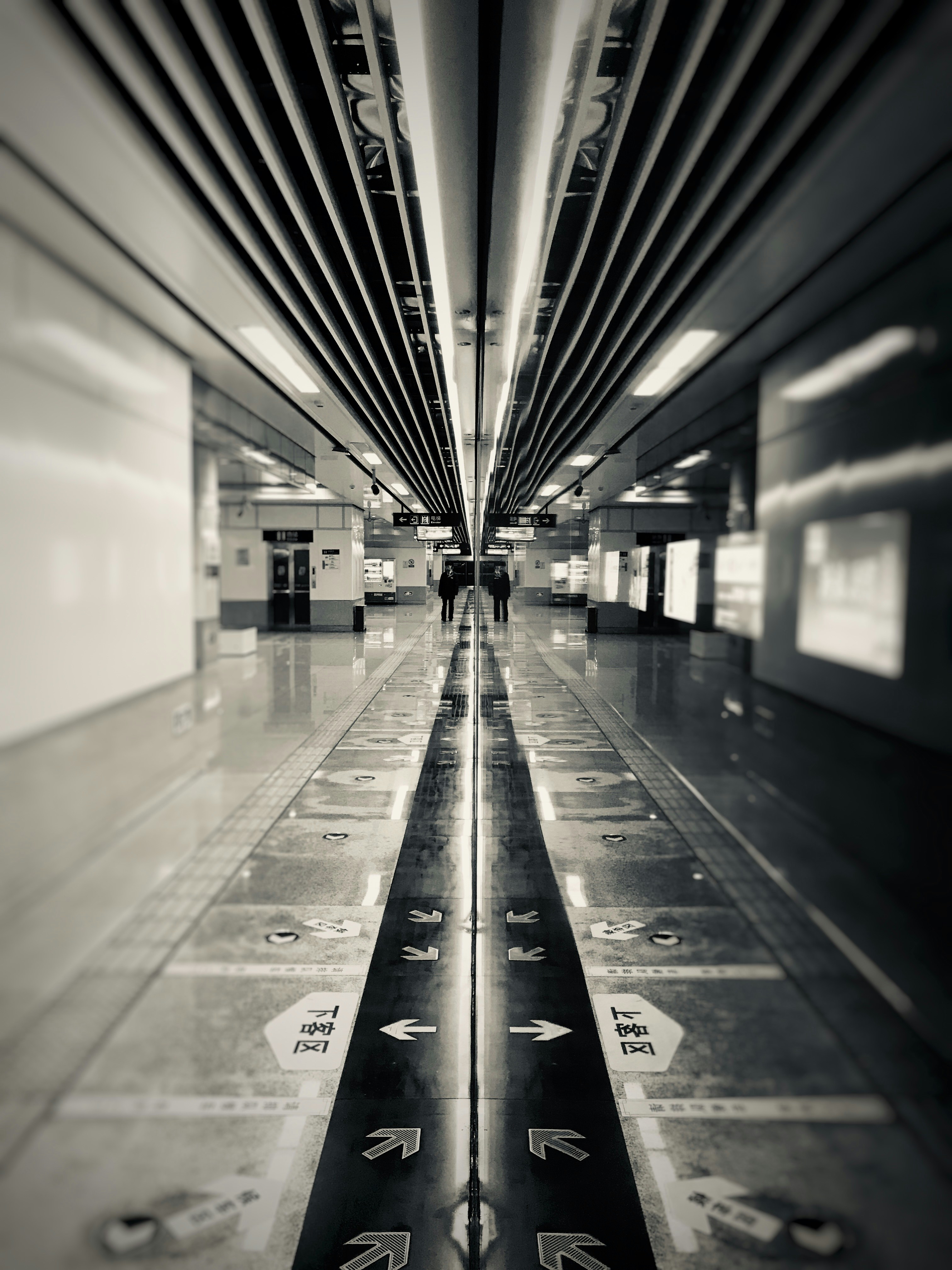 Greyscale photography of building photo – Free Human Image on Unsplash