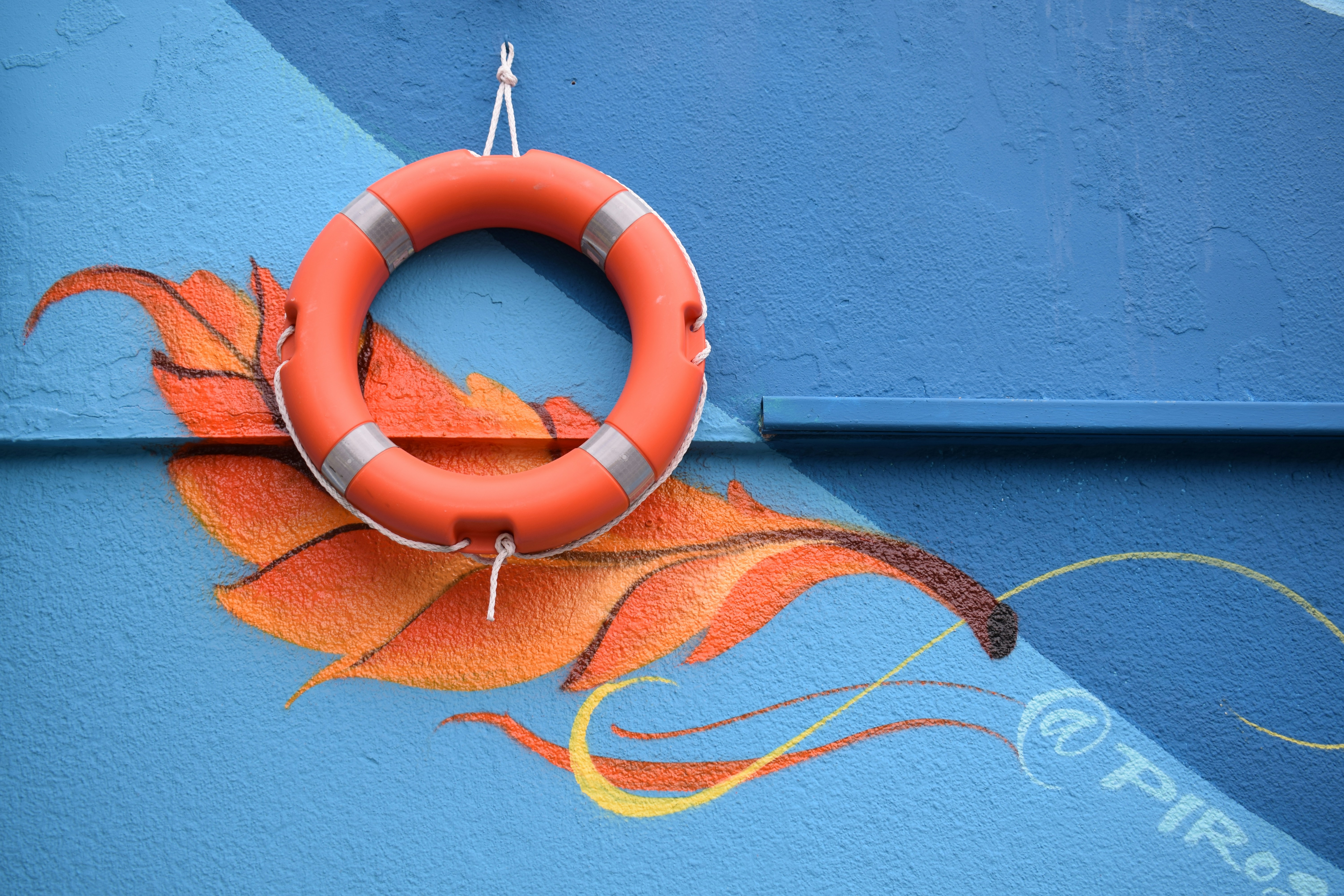 round red pool ring