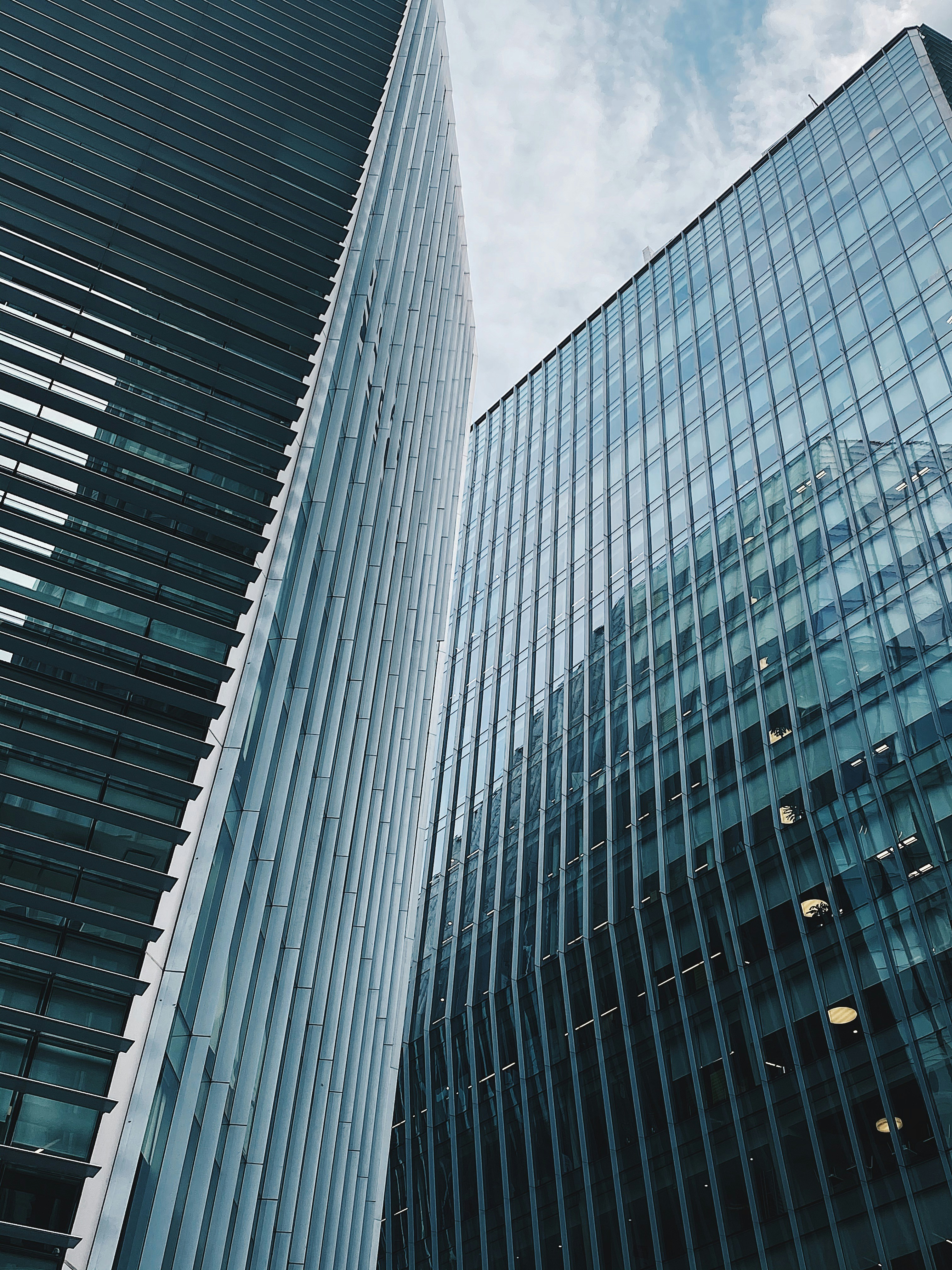 Gray high-rise concrete building photo – Free Grey Image on Unsplash