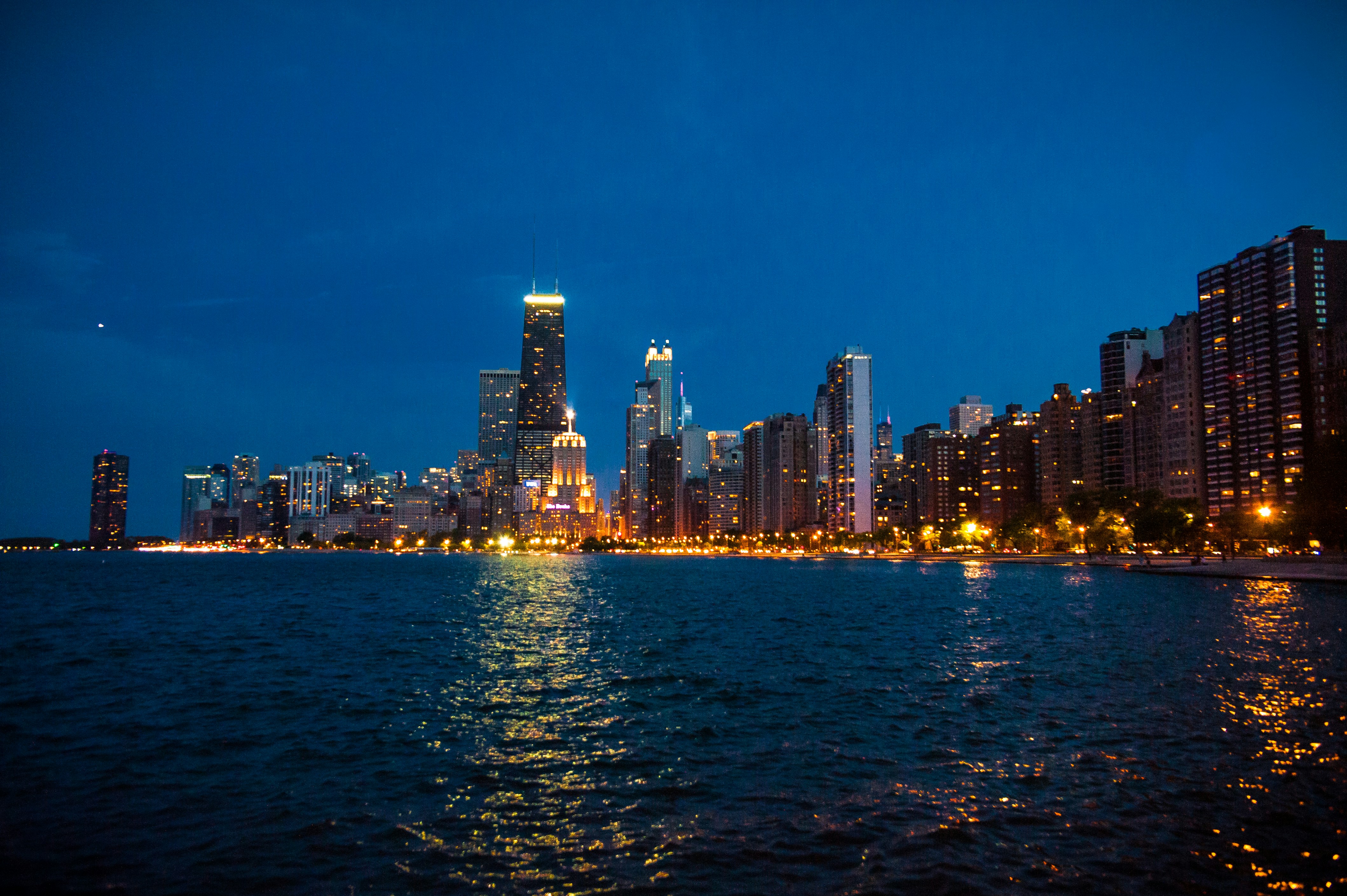 Buildings near ocean photo – Free Building Image on Unsplash