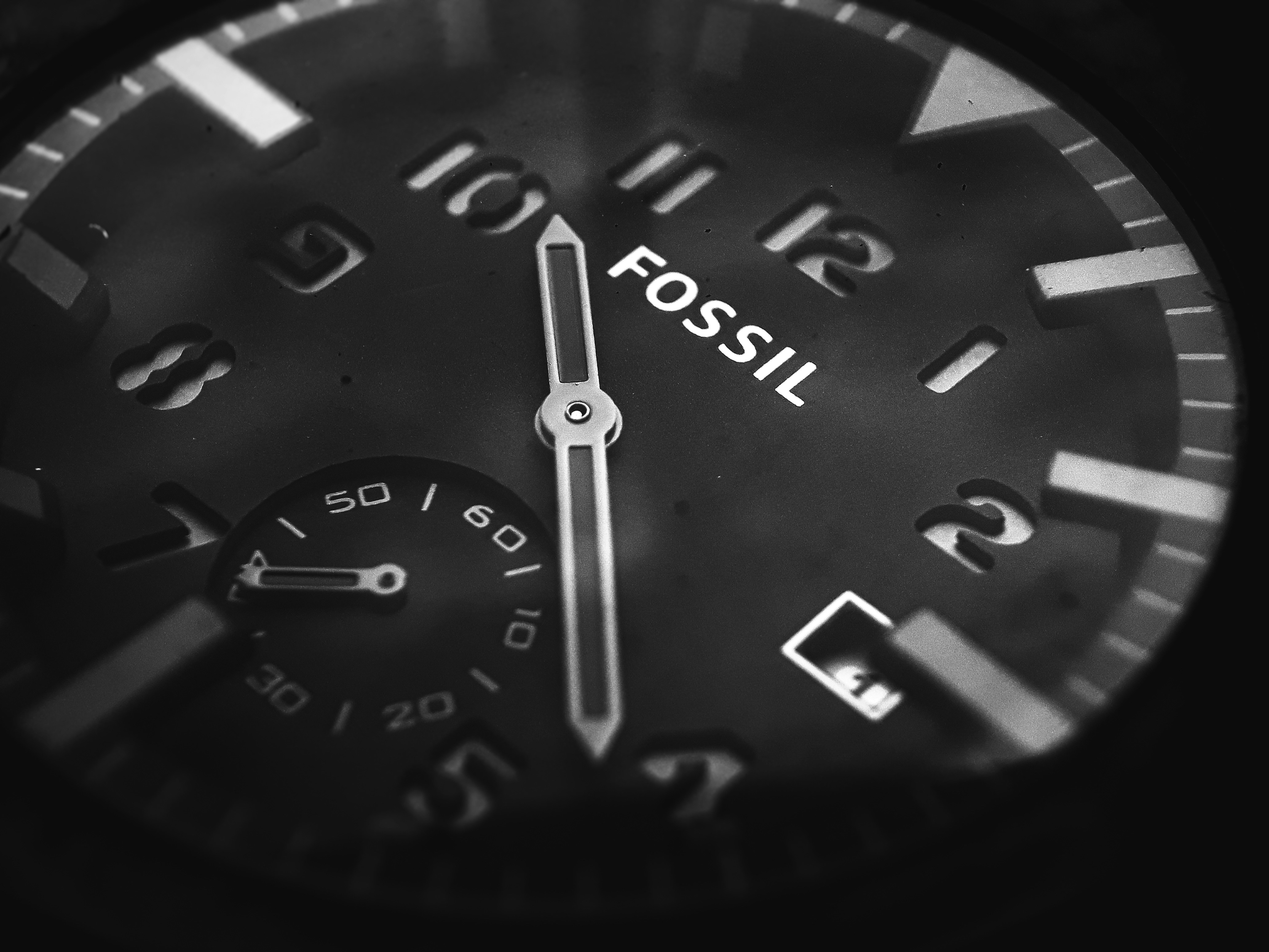 Nocturne of a Fossil Dial: A Close Portrait of Time