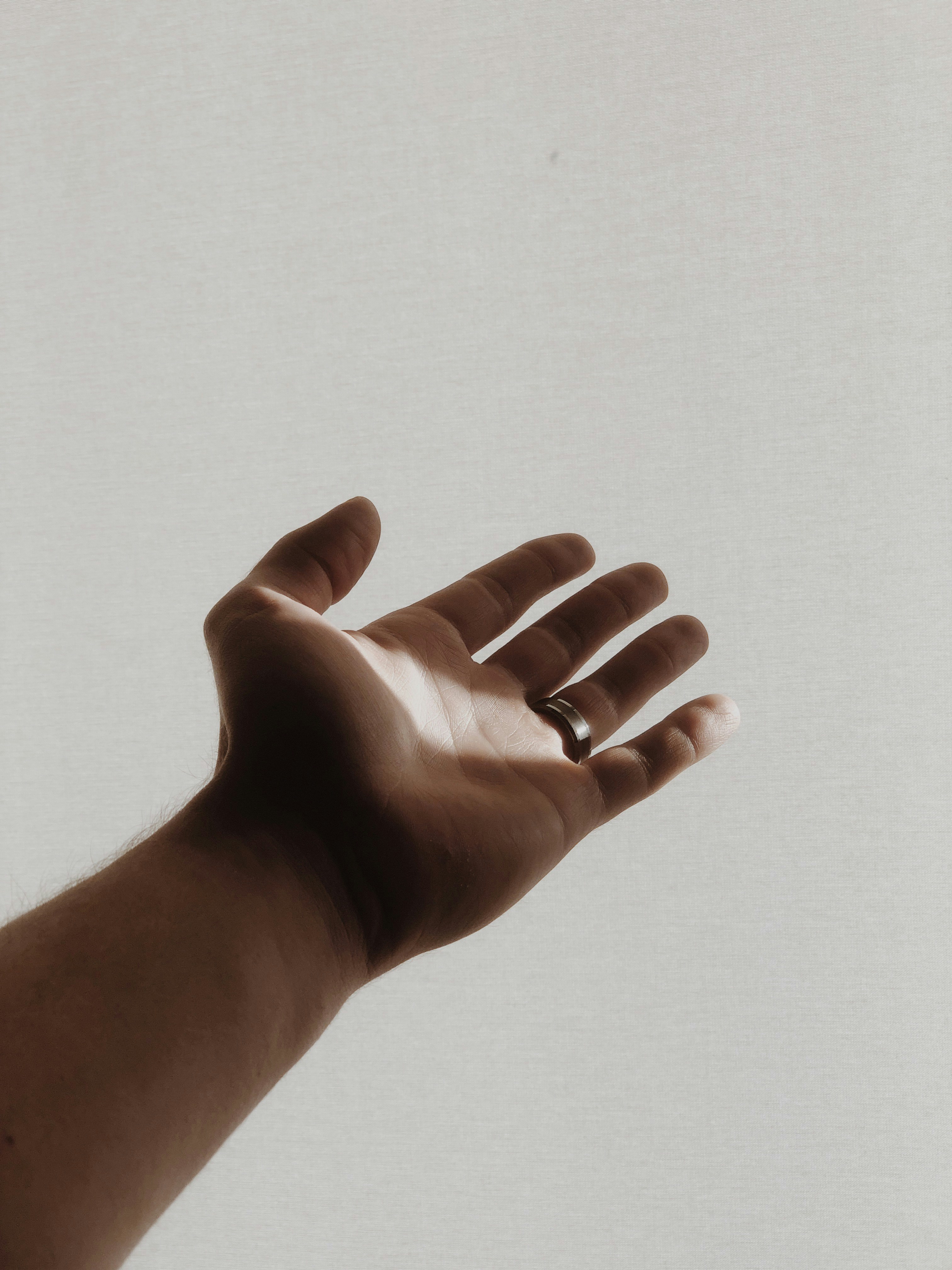 Person's left hand photo – Free Human Image on Unsplash