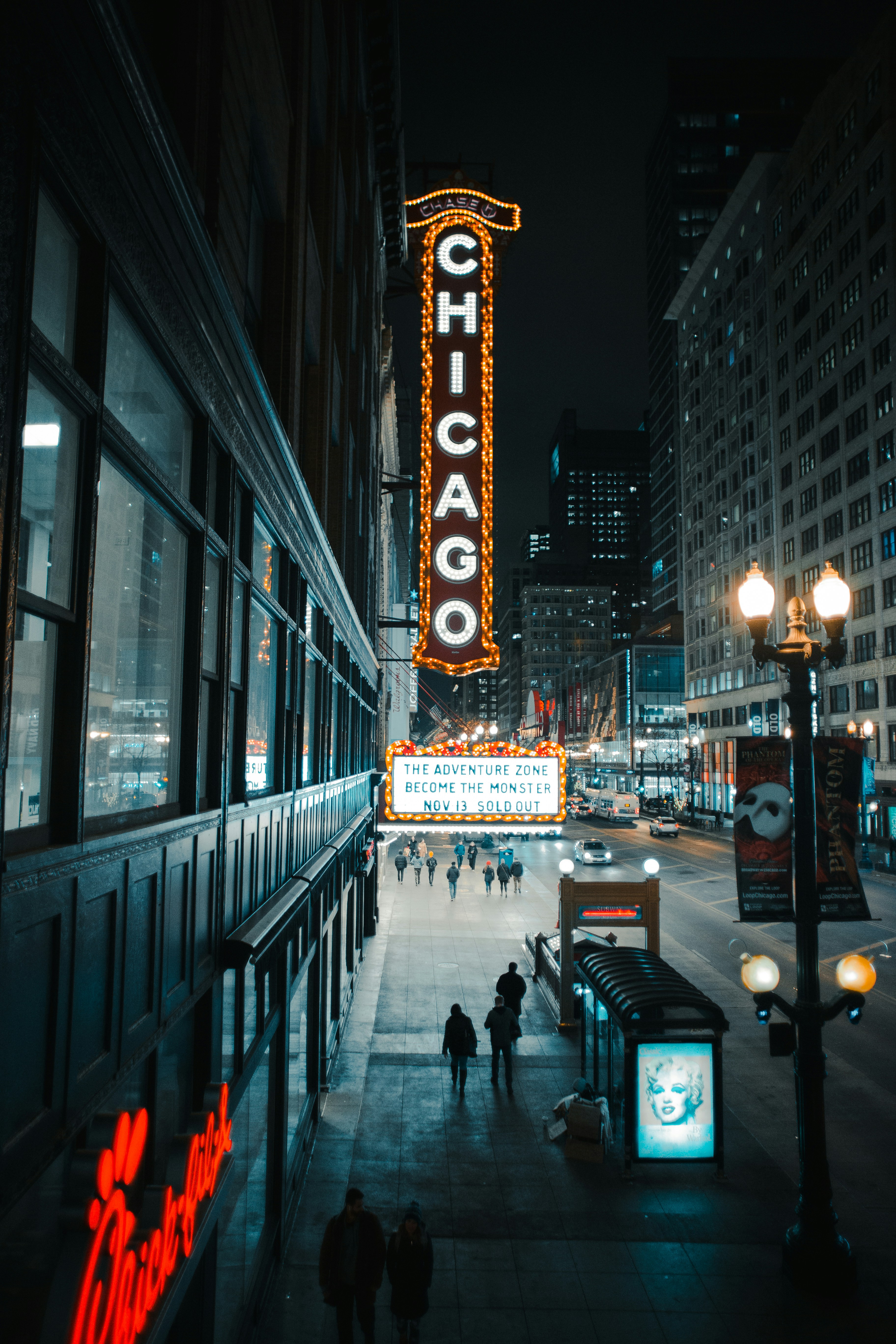 Chicago signage beside wall photo – Free Chicago Image on Unsplash