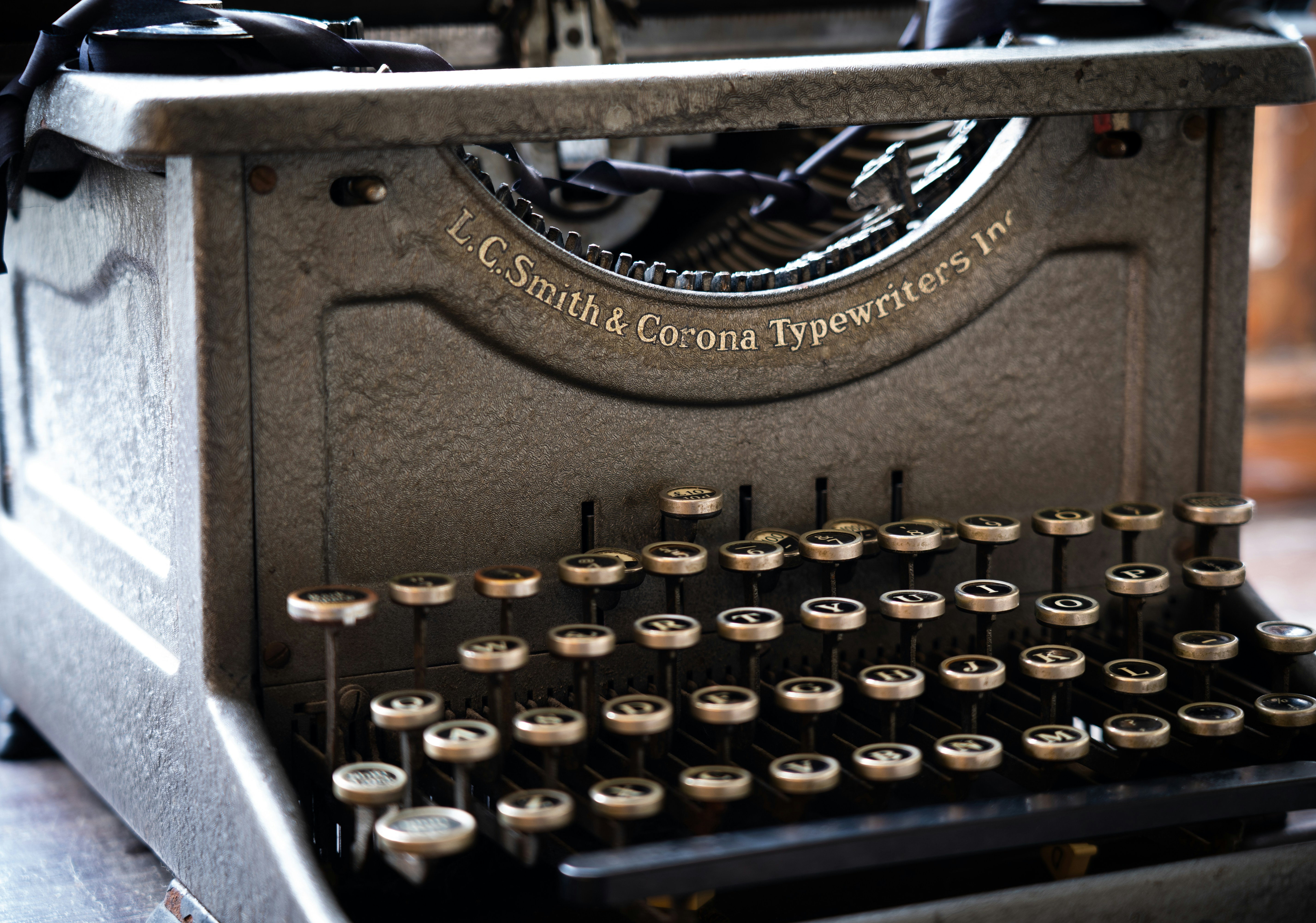 Black and gray typewriter photo – Free Green Image on Unsplash