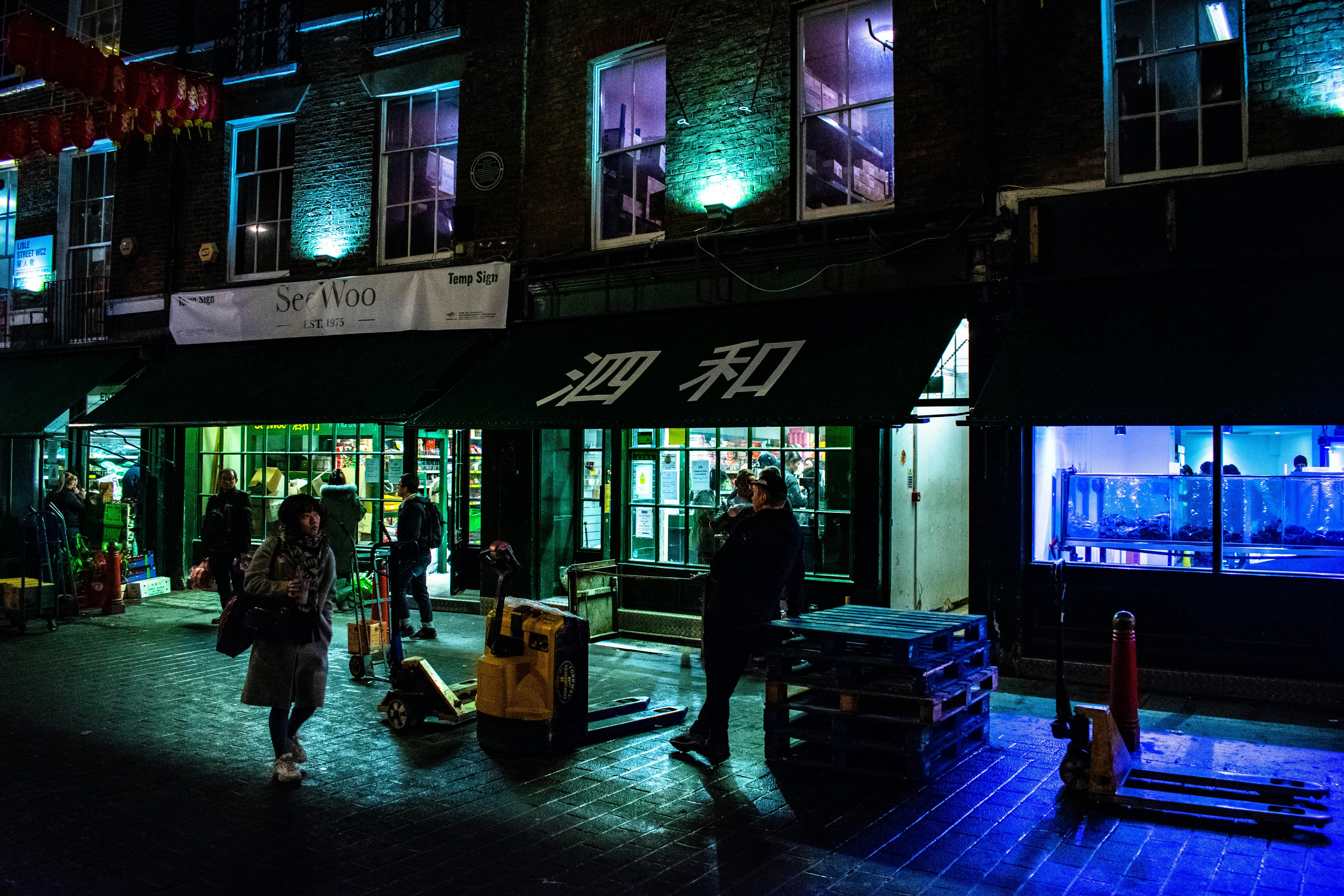 Evening Glow on a Busy StreetSebastian Grochowicz