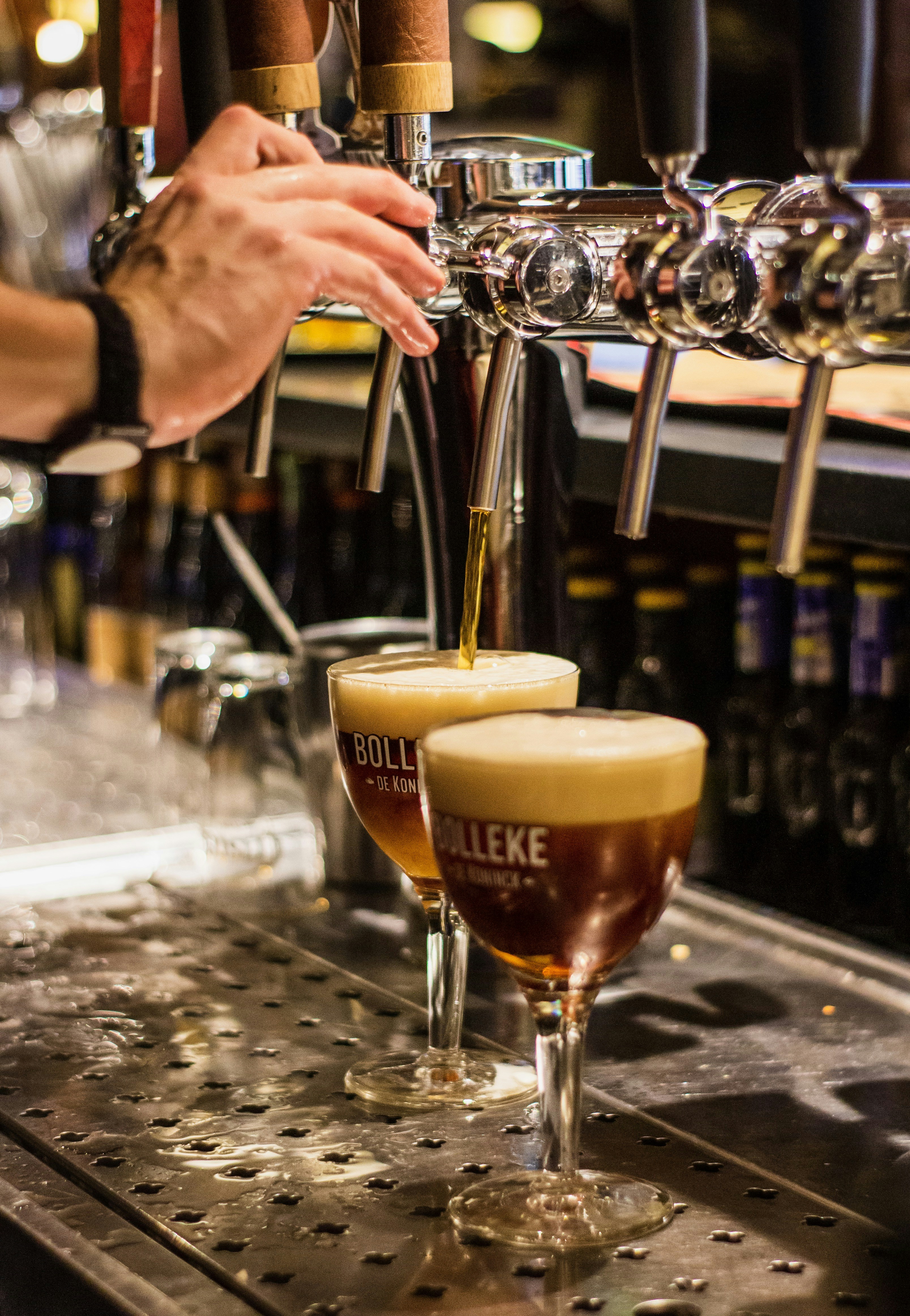 500+ Beer Bar Pictures [HD] | Download Free Images on Unsplash