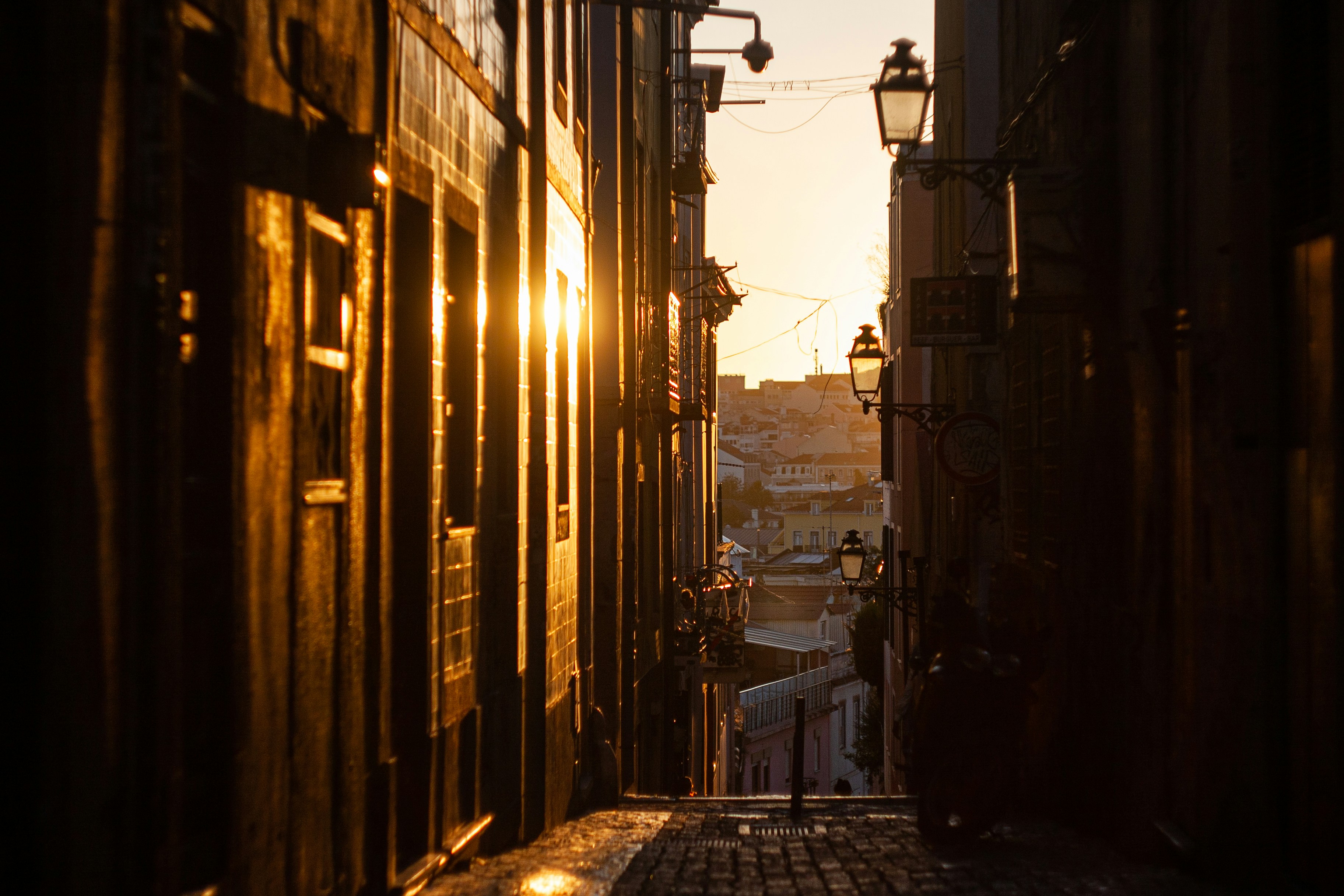 Building alley photo – Free Sunset Image on Unsplash