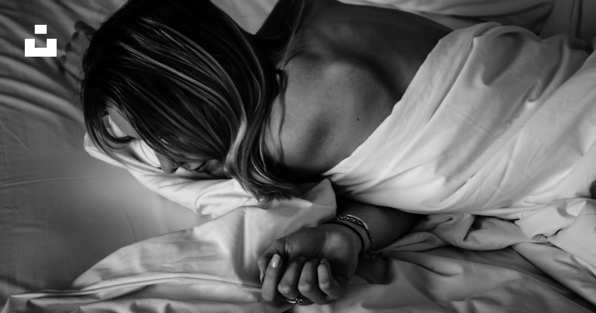 Woman Wearing White Dress Photo Free Grey Image On Unsplash