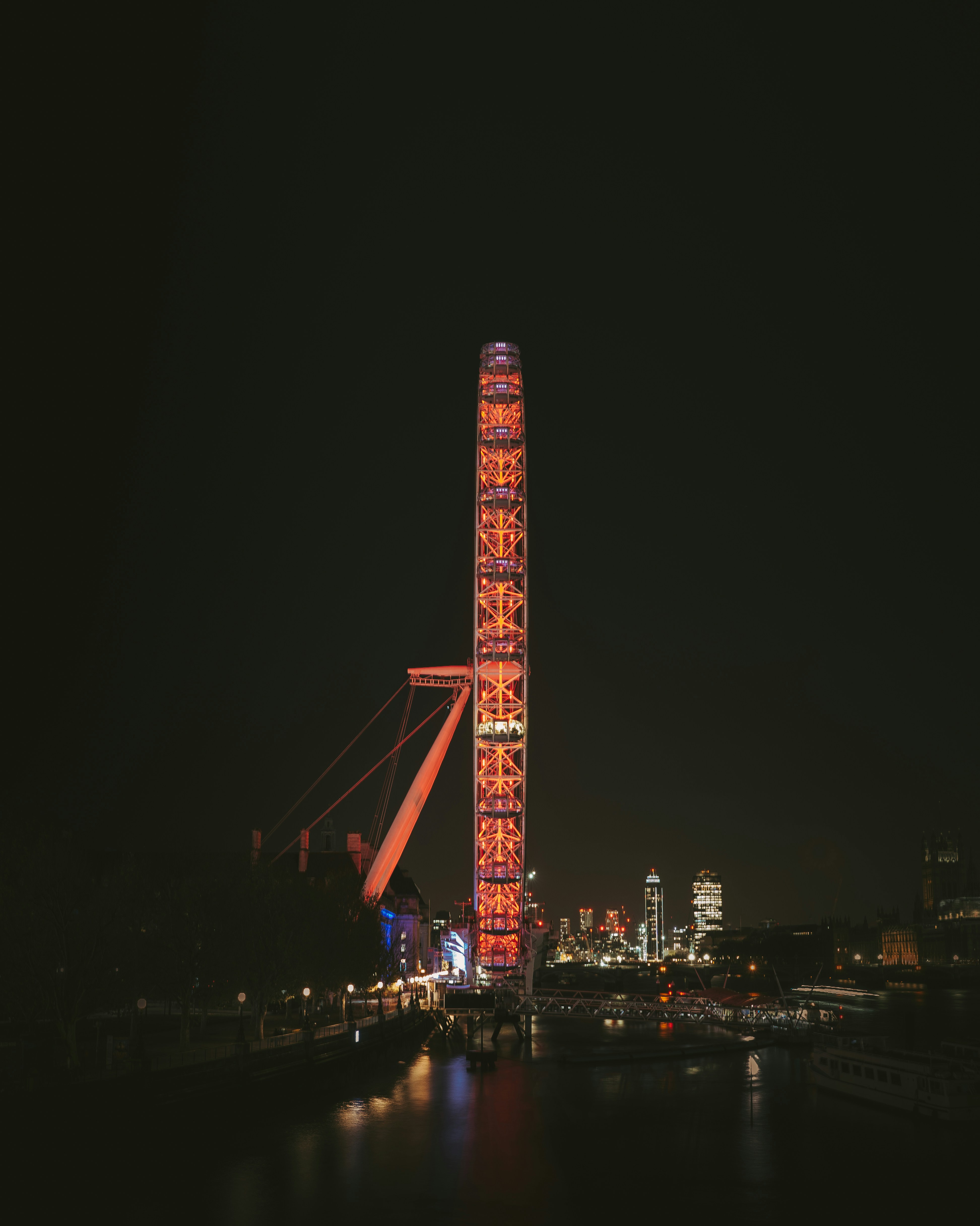 Turned-on red tower light photo – Free London Image on Unsplash