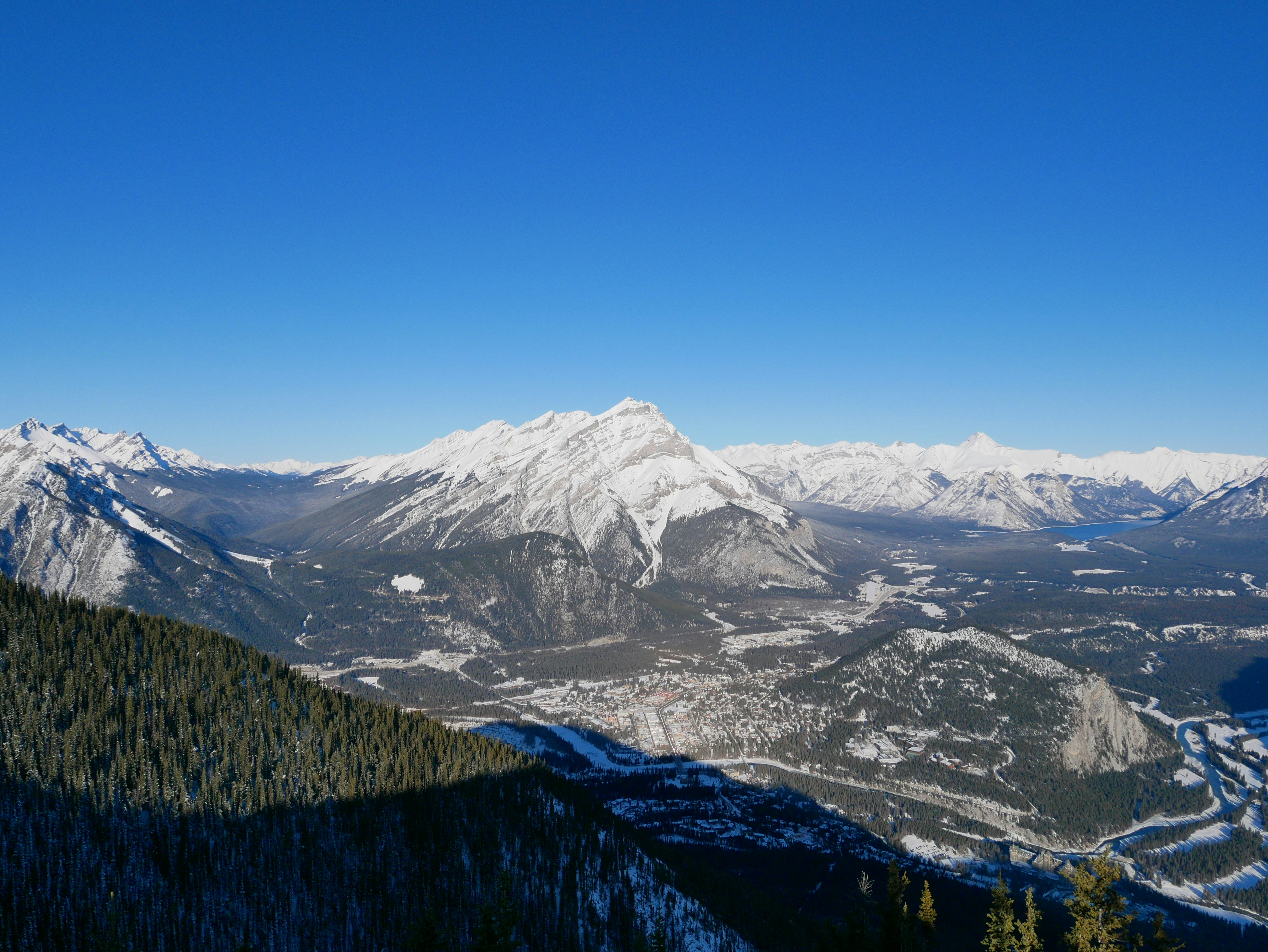 Icy mountain scenery photo – Free Banff Image on Unsplash