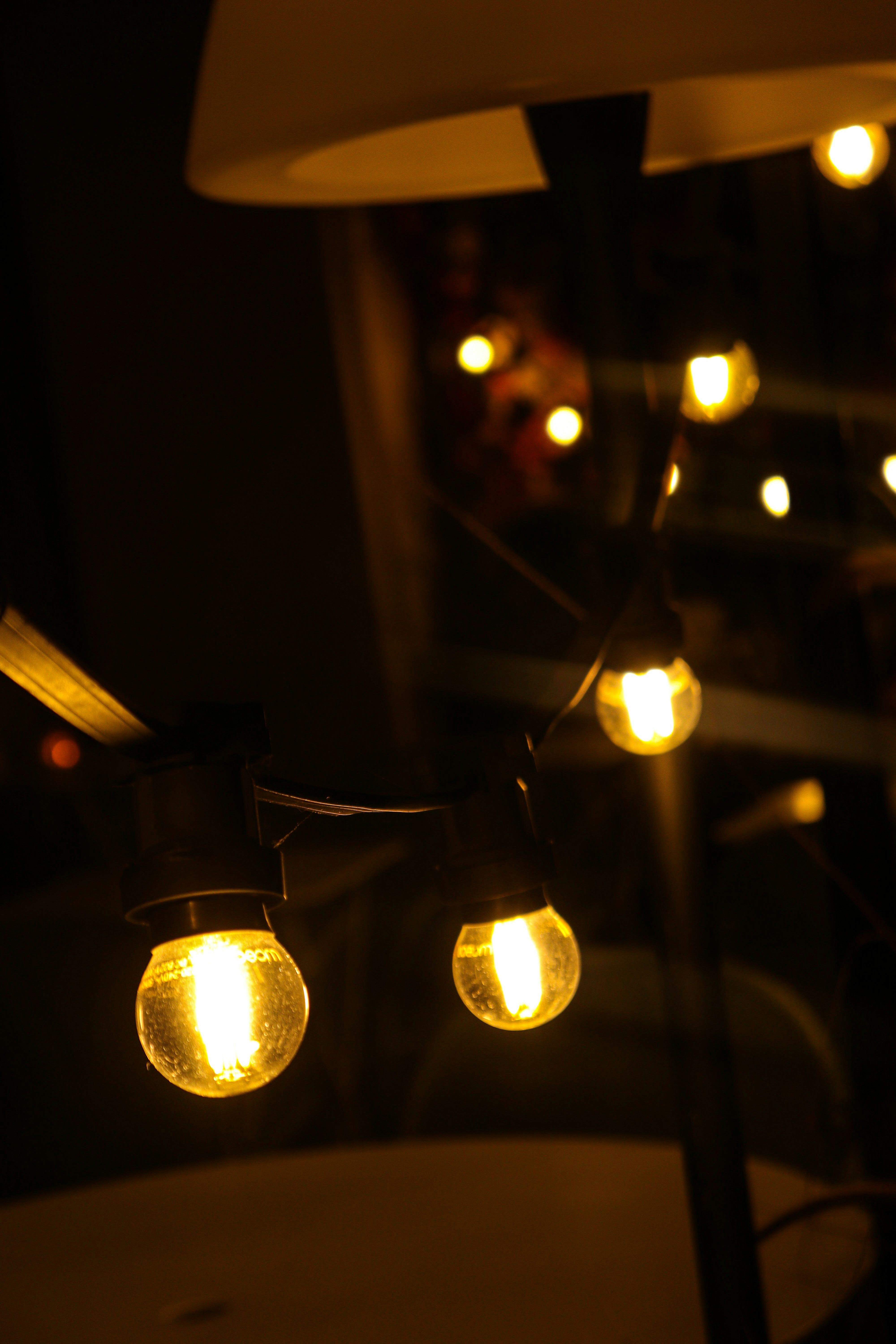 Turned-on light bulbs photo – Free Southampton Image on Unsplash