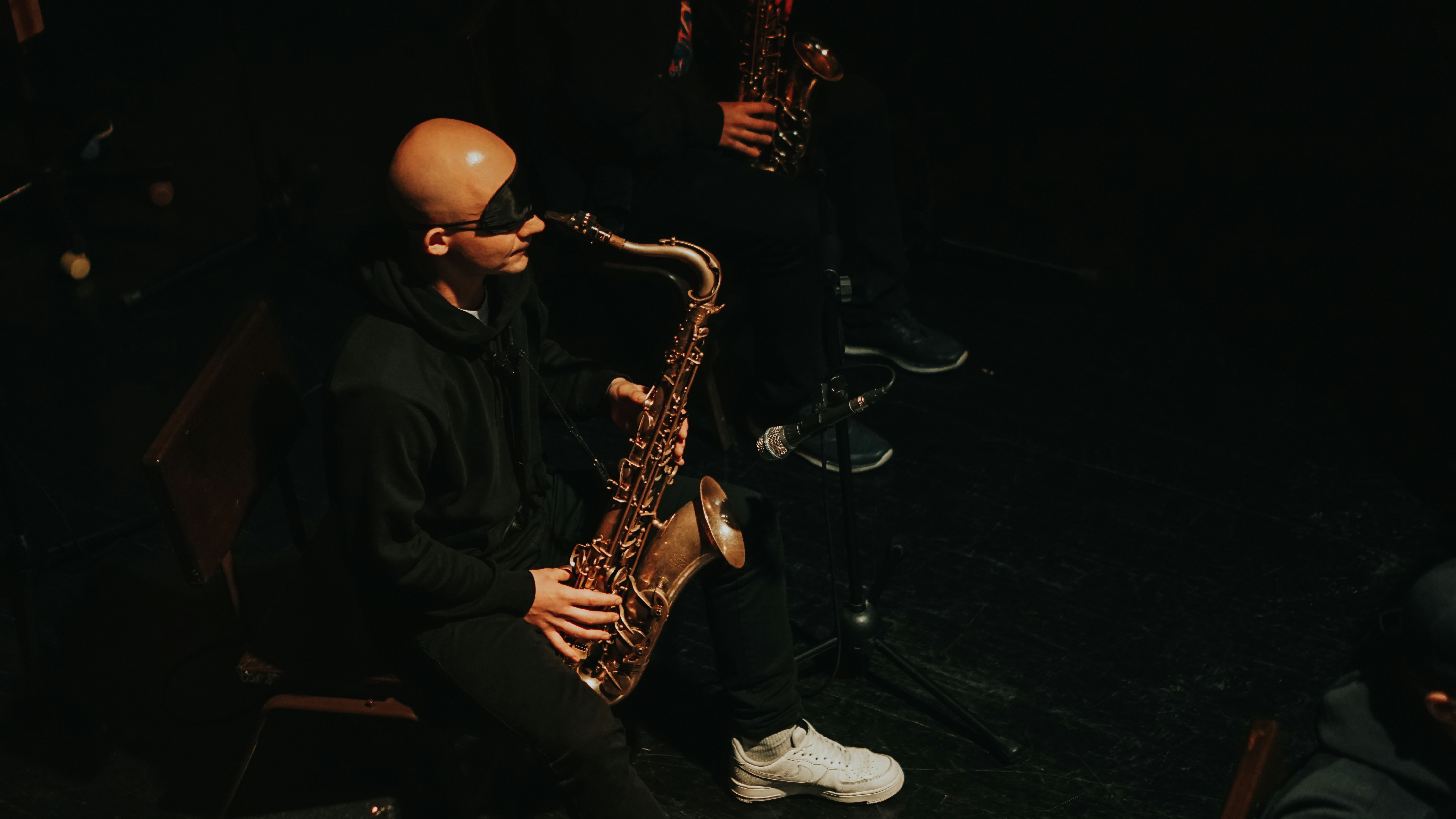 Man playing saxophone photo – Free Human Image on Unsplash