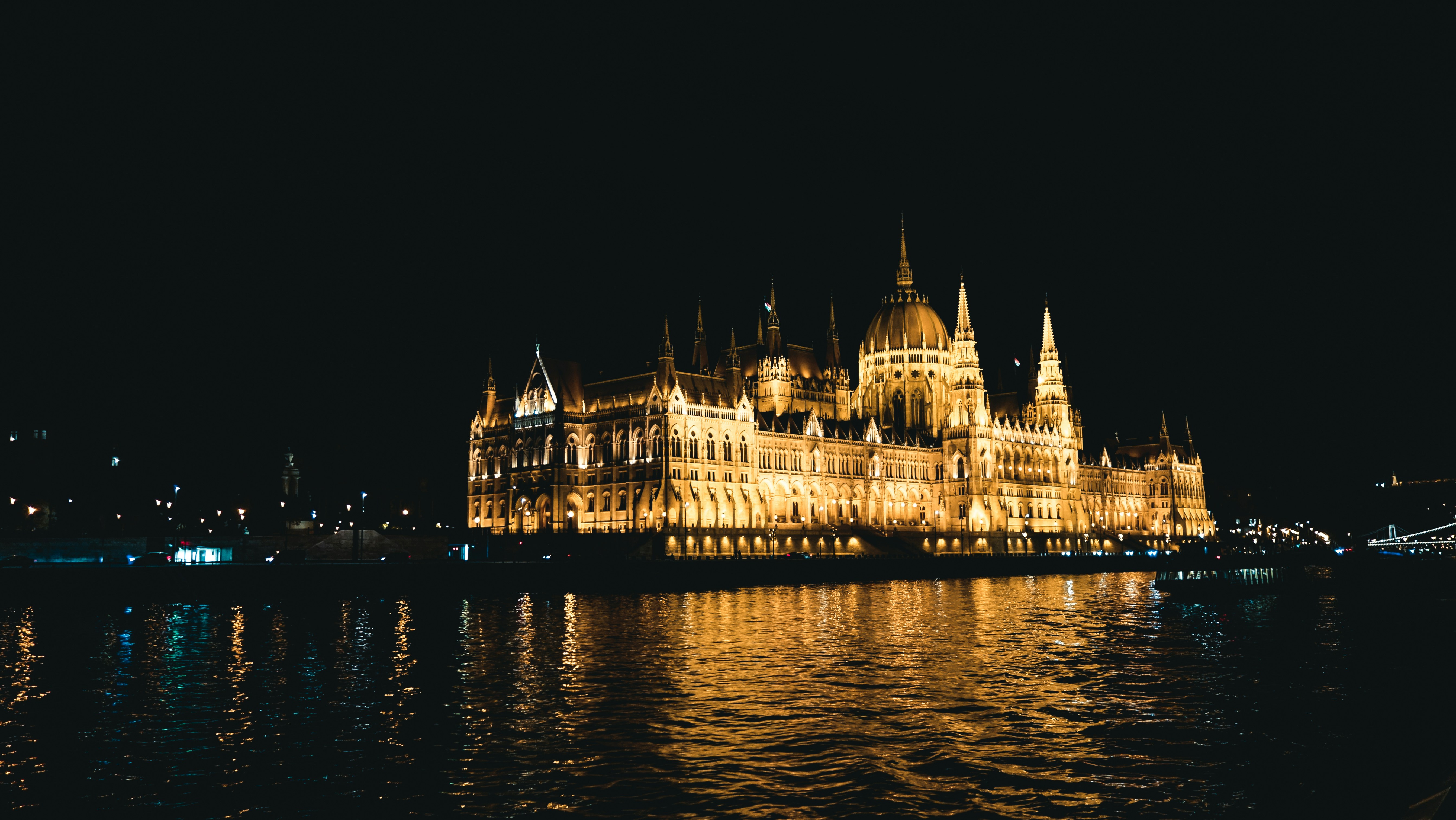 Gold castle with lights photo – Free Ungheria Image on Unsplash