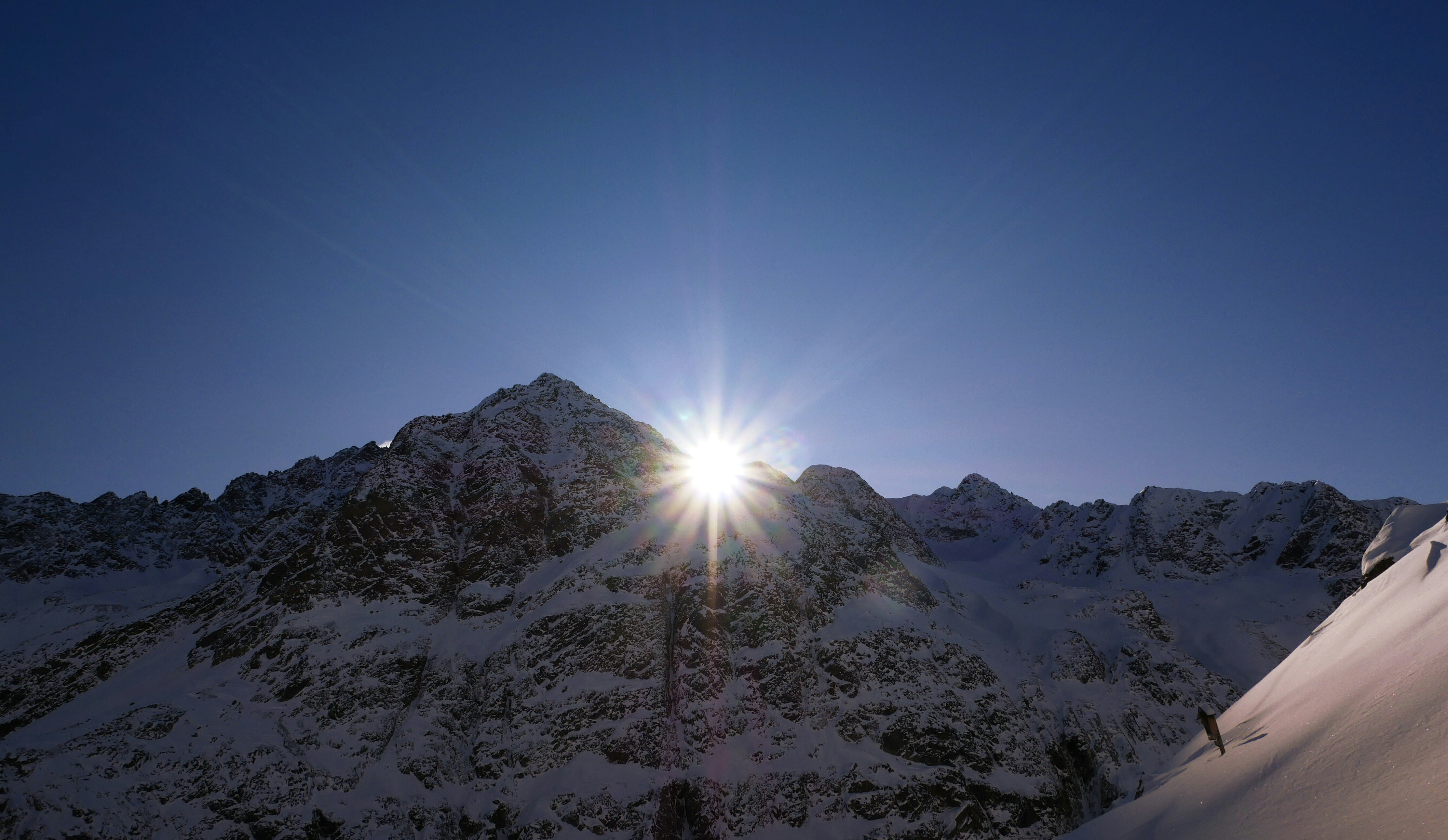 30k+ Sun On Mountain Pictures | Download Free Images on Unsplash