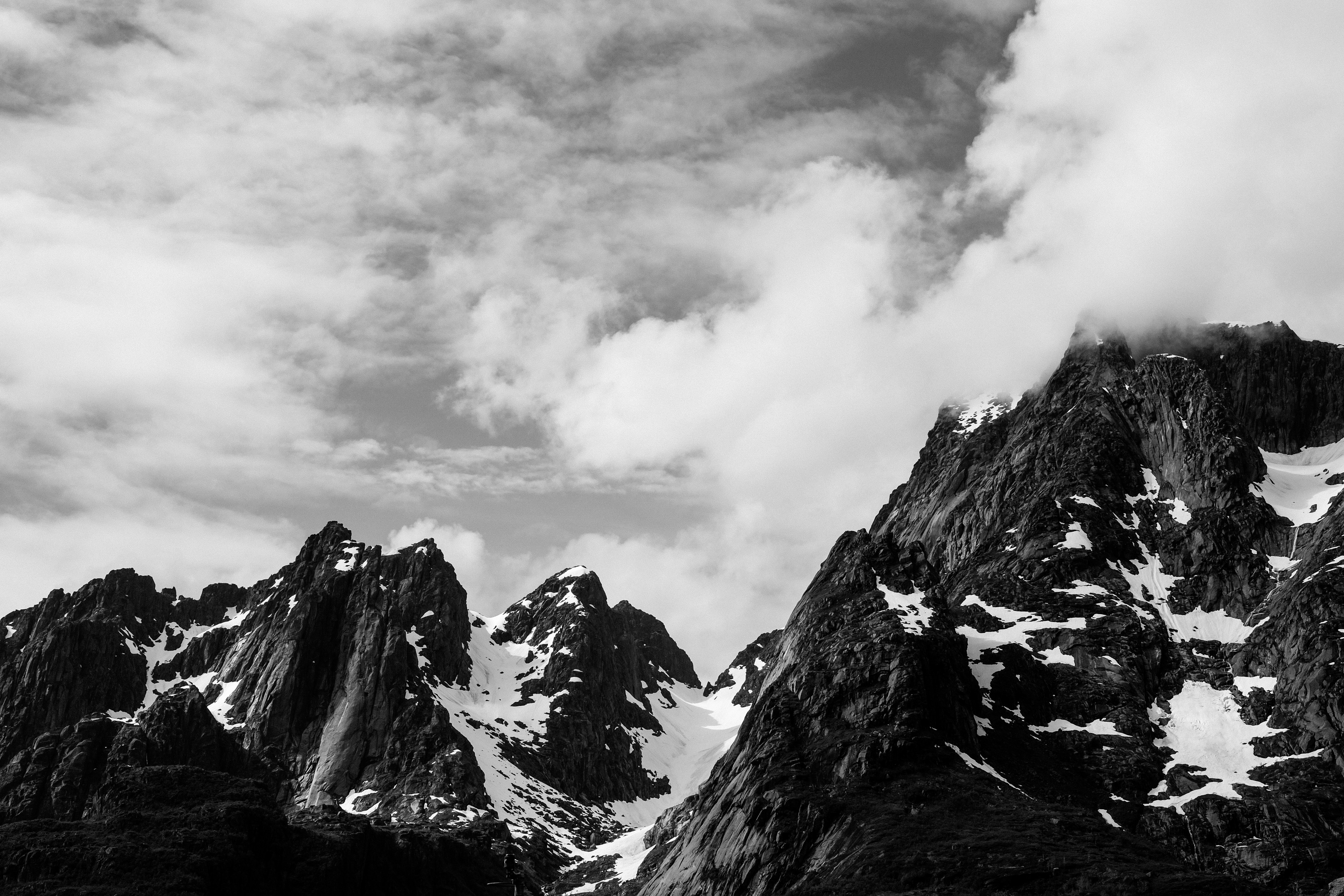 Grayscale icy mountain scenery photo – Free Grey Image on Unsplash