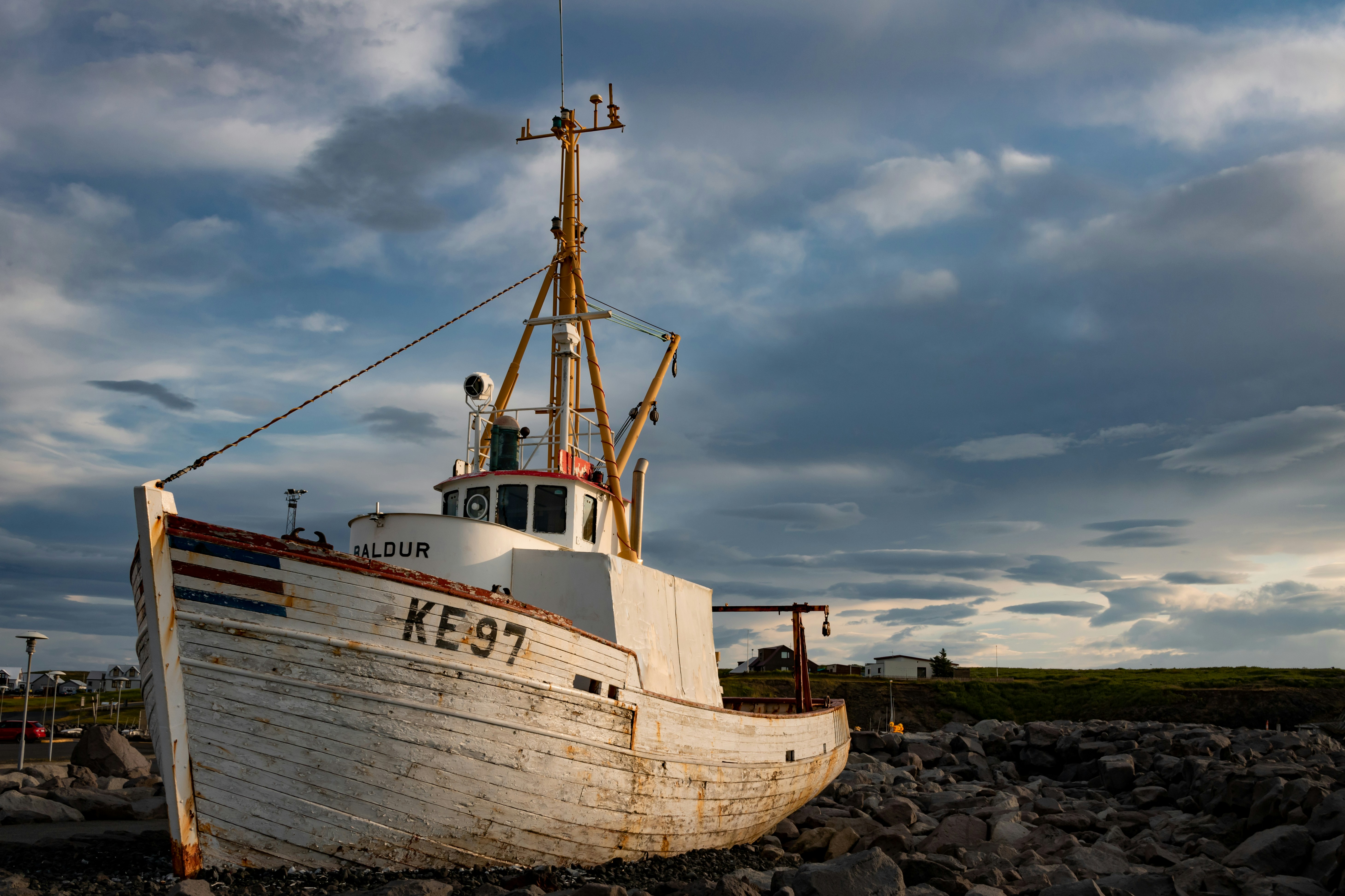 White ship photograph photo – Free Keflavík Image on Unsplash