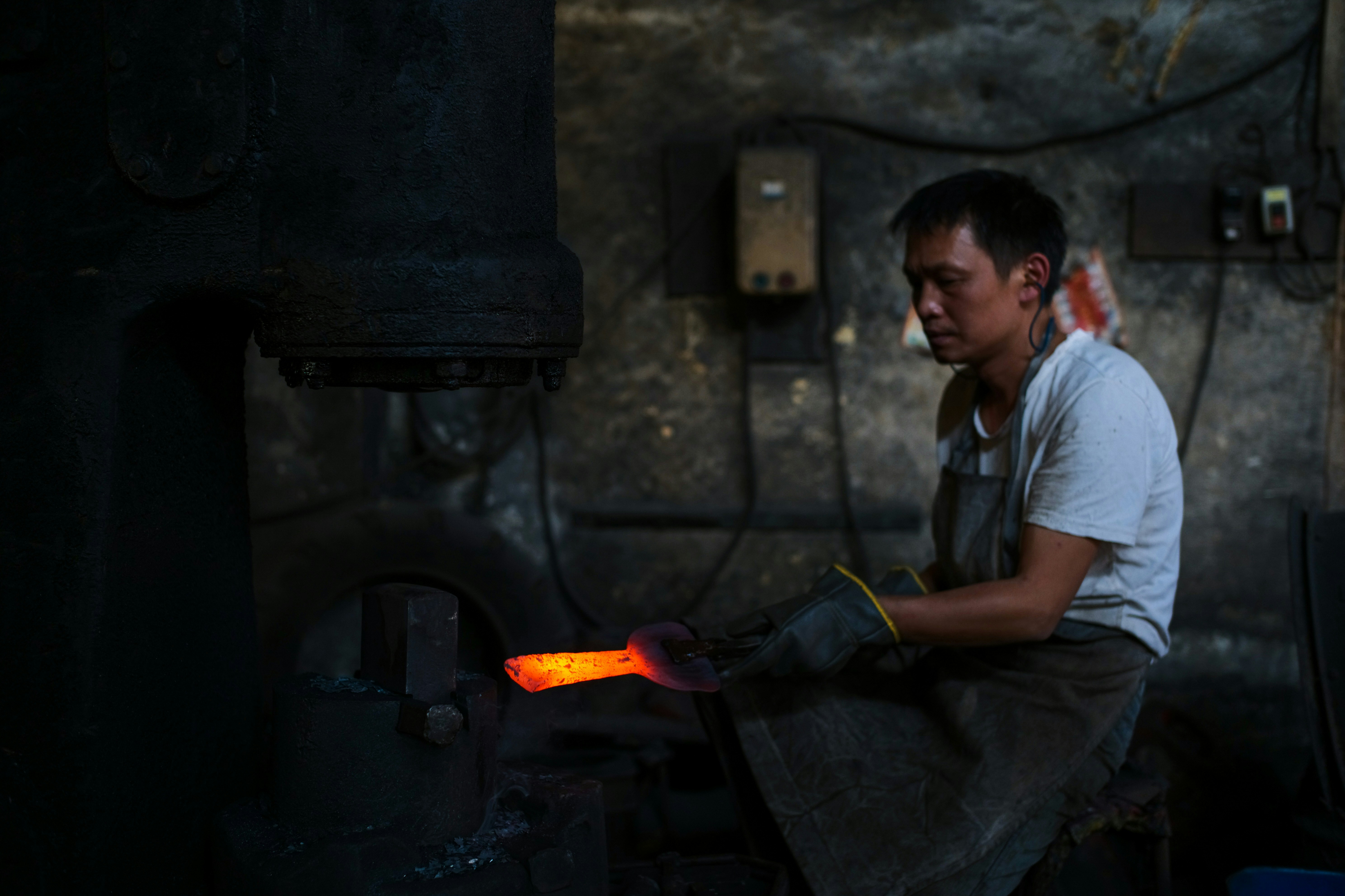 Définition de forger | Dictionnaire français