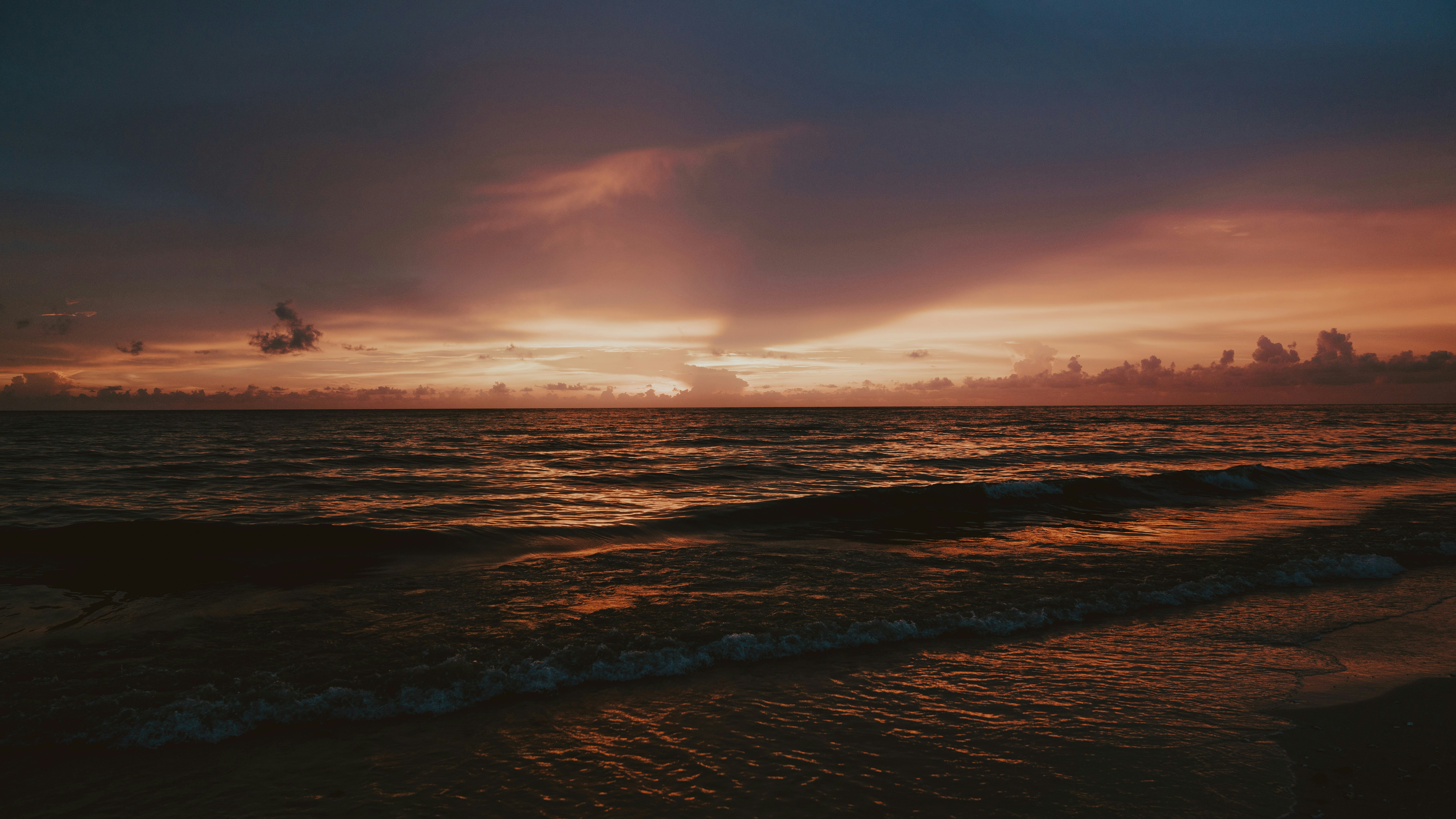 Sea waves during sunset photo – Free Sea Image on Unsplash