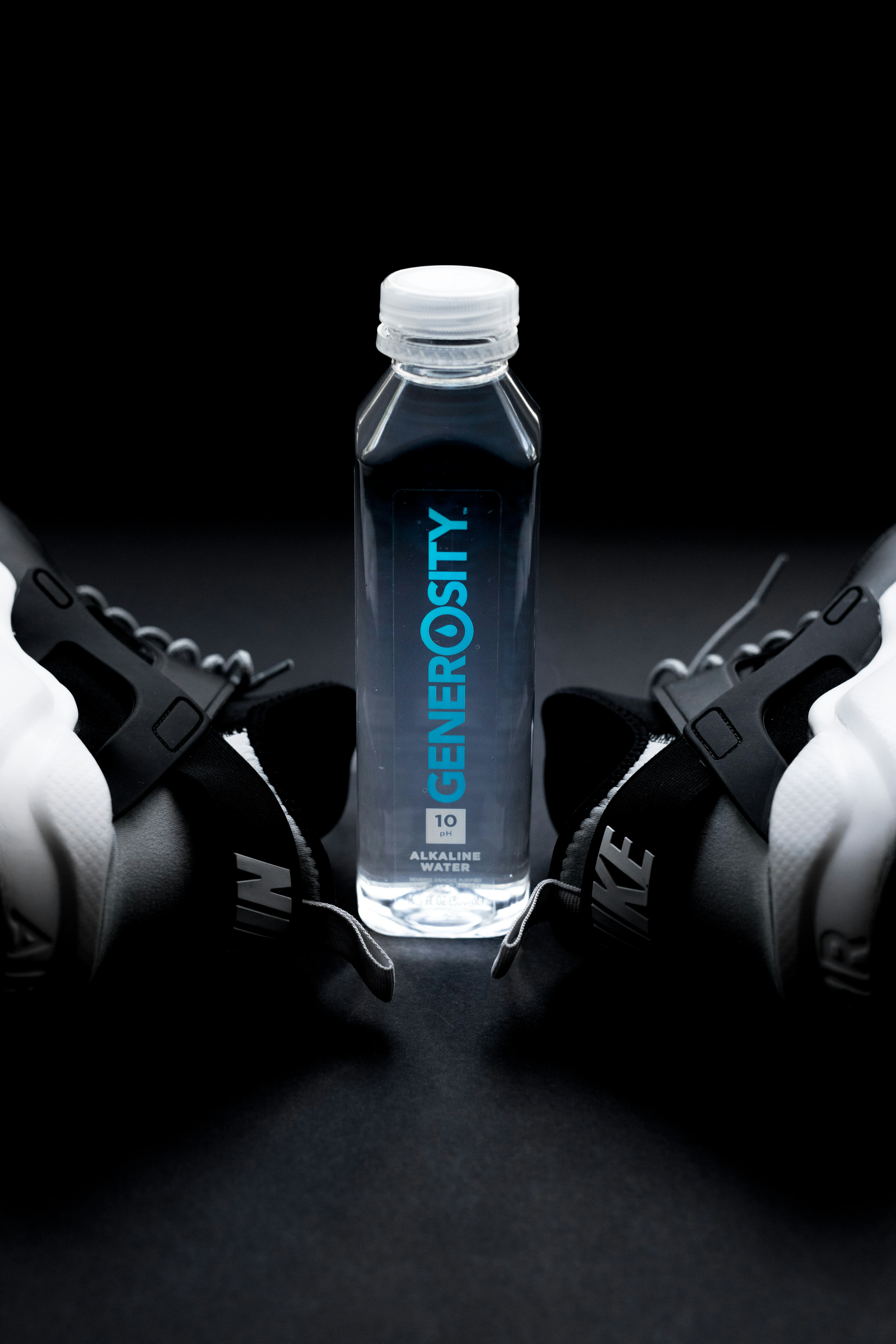 Generosity water bottle photo – Free Grey Image on Unsplash